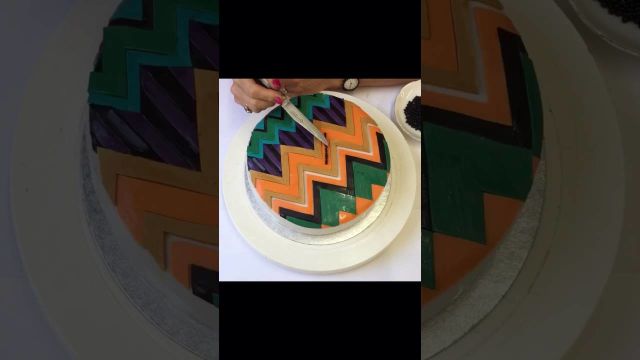 Watch Royal florist Philippa Craddock's Christmas wreath making ...