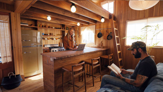 Watch Inside a 465-Sq-Ft Malibu Trailer Home Inspired by Boat Cabins ...