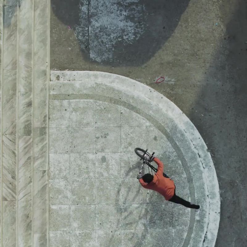 Beshine, la donna con le tette più grandi del mondo | GQ Italia