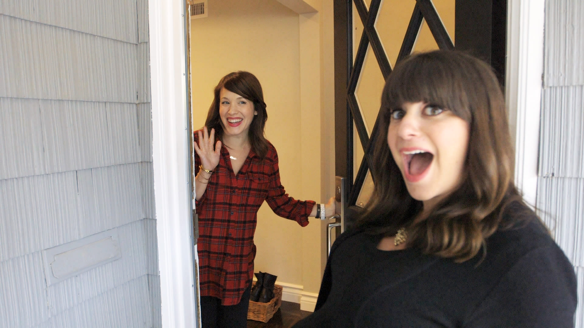 Watch Marla Sokoloff Shows Us Her Boudoir | Allure Insiders | Allure