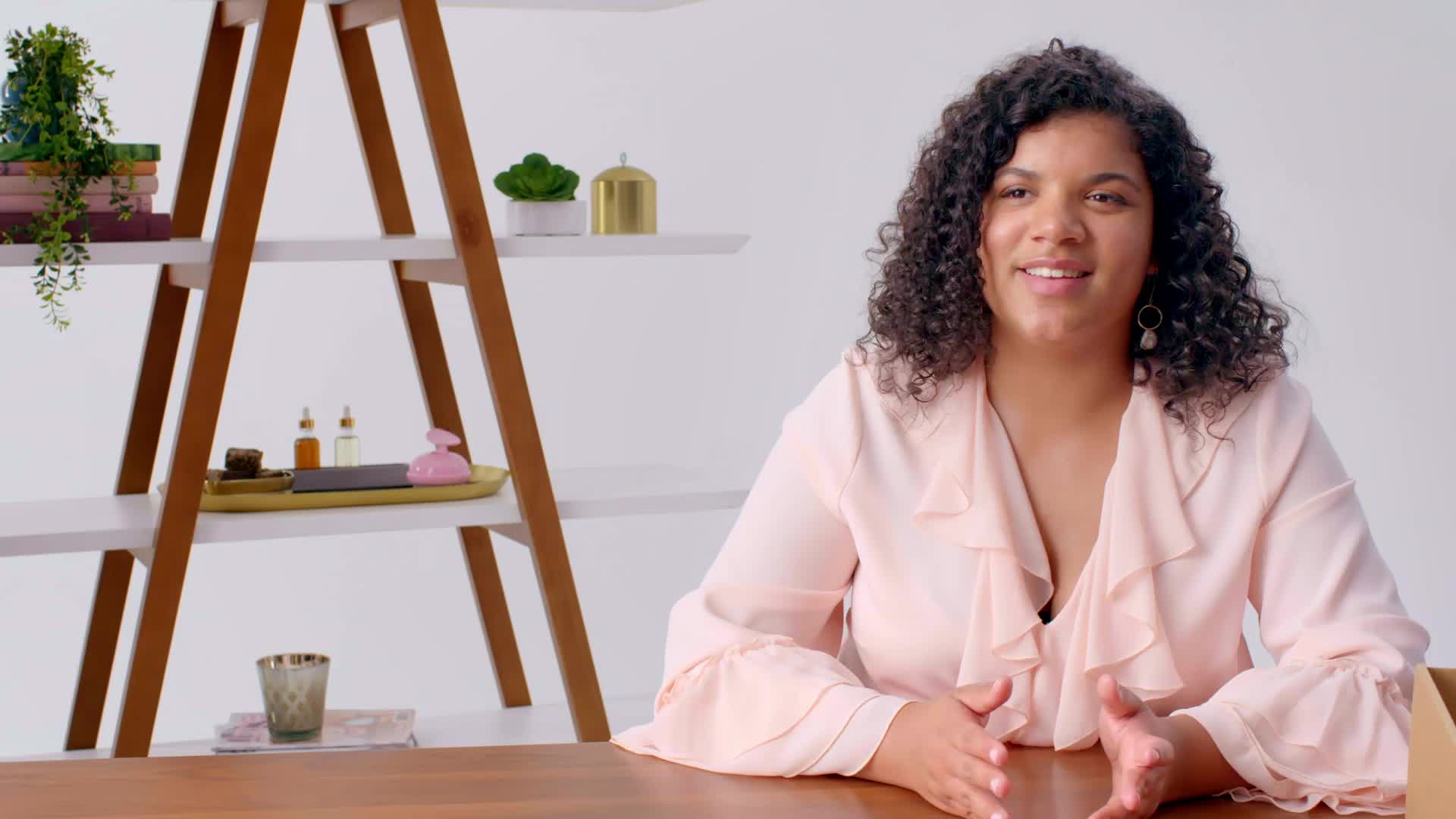 Watch A Woman's Experience with Psoriasis in 6 Photos | Allure