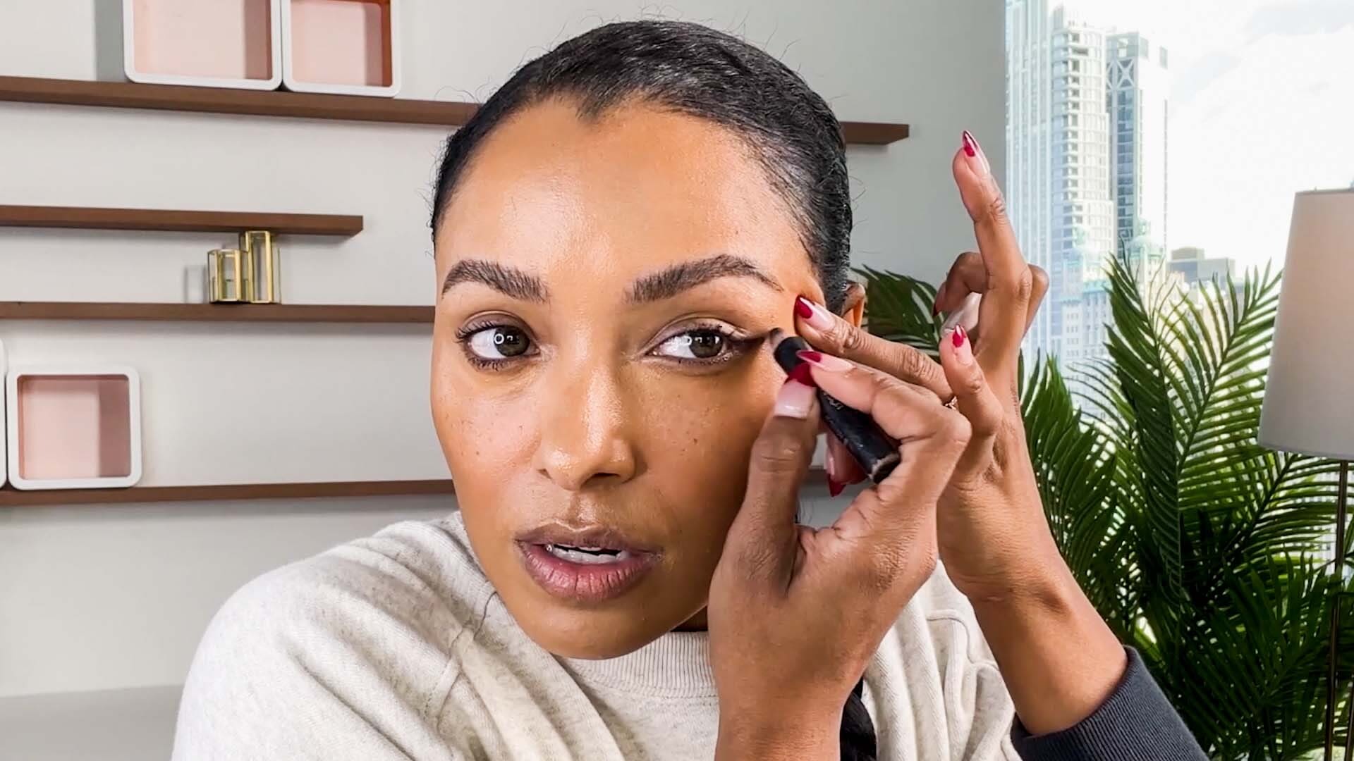 Watch Kat Graham's 10-Minute Smoky Eye Routine | 10 Minute Beauty ...