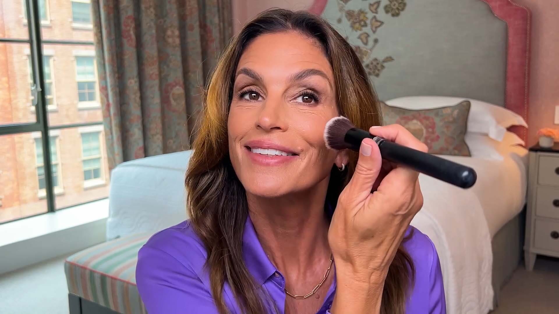 Watch Cindy Crawford's 10-Minute Routine for the Classic '90s ...