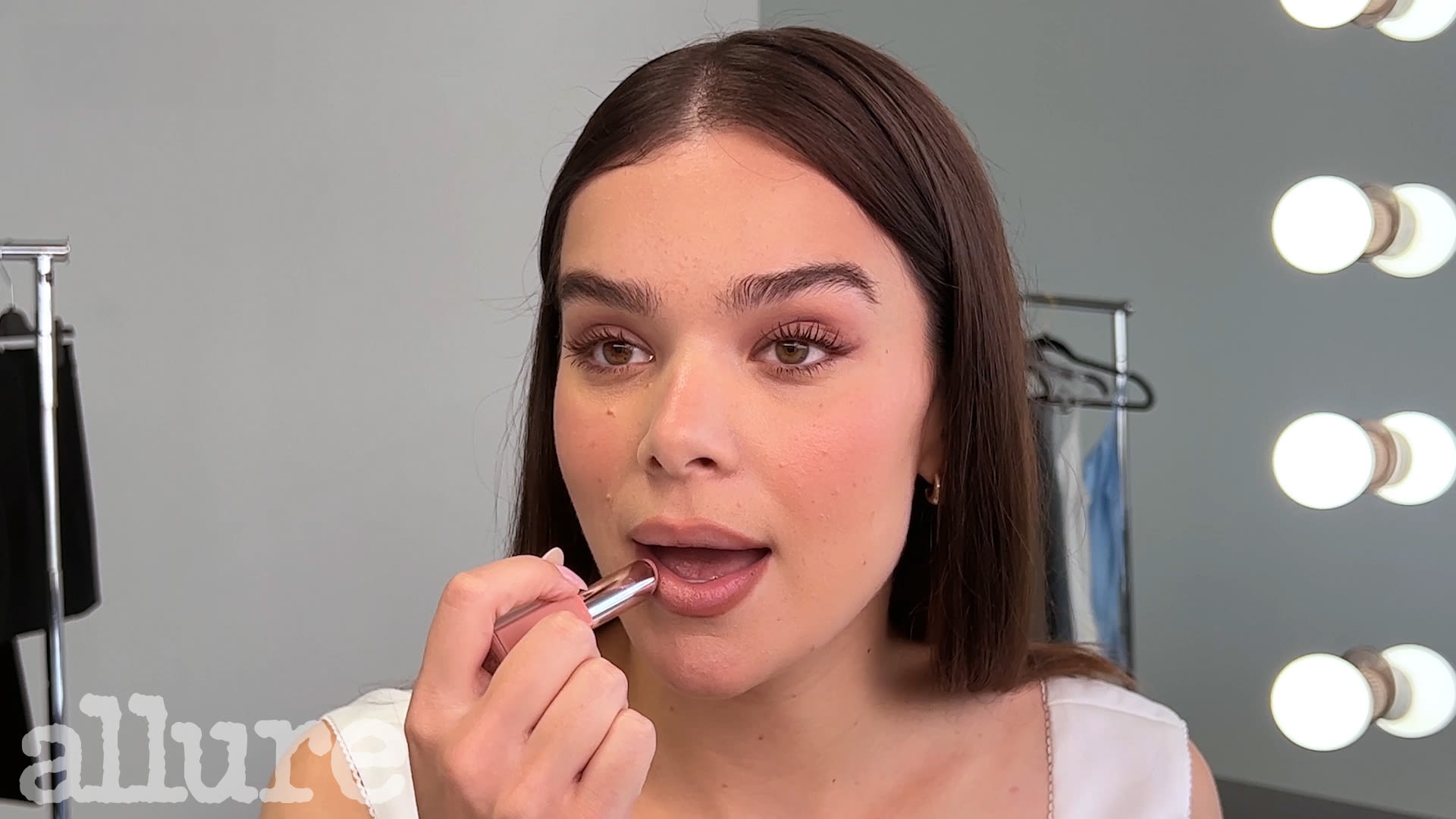 Watch Hailee Steinfeld's 10-Minute Routine to Enhance Natural Features | 10 Minute Beauty ...