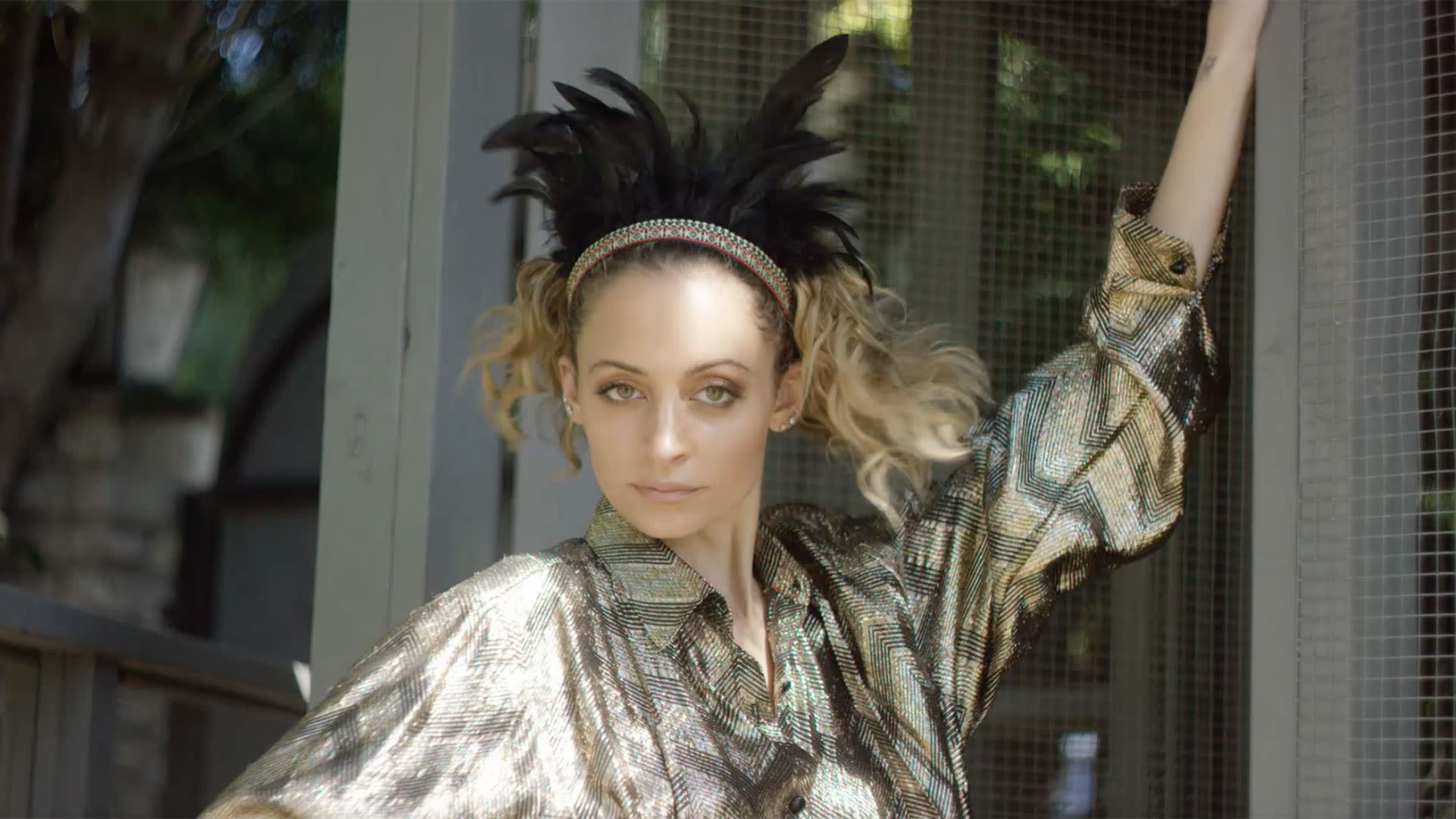 Watch Nicole Richie Motivates Her Chickens for a Photoshoot | Celebrity ...