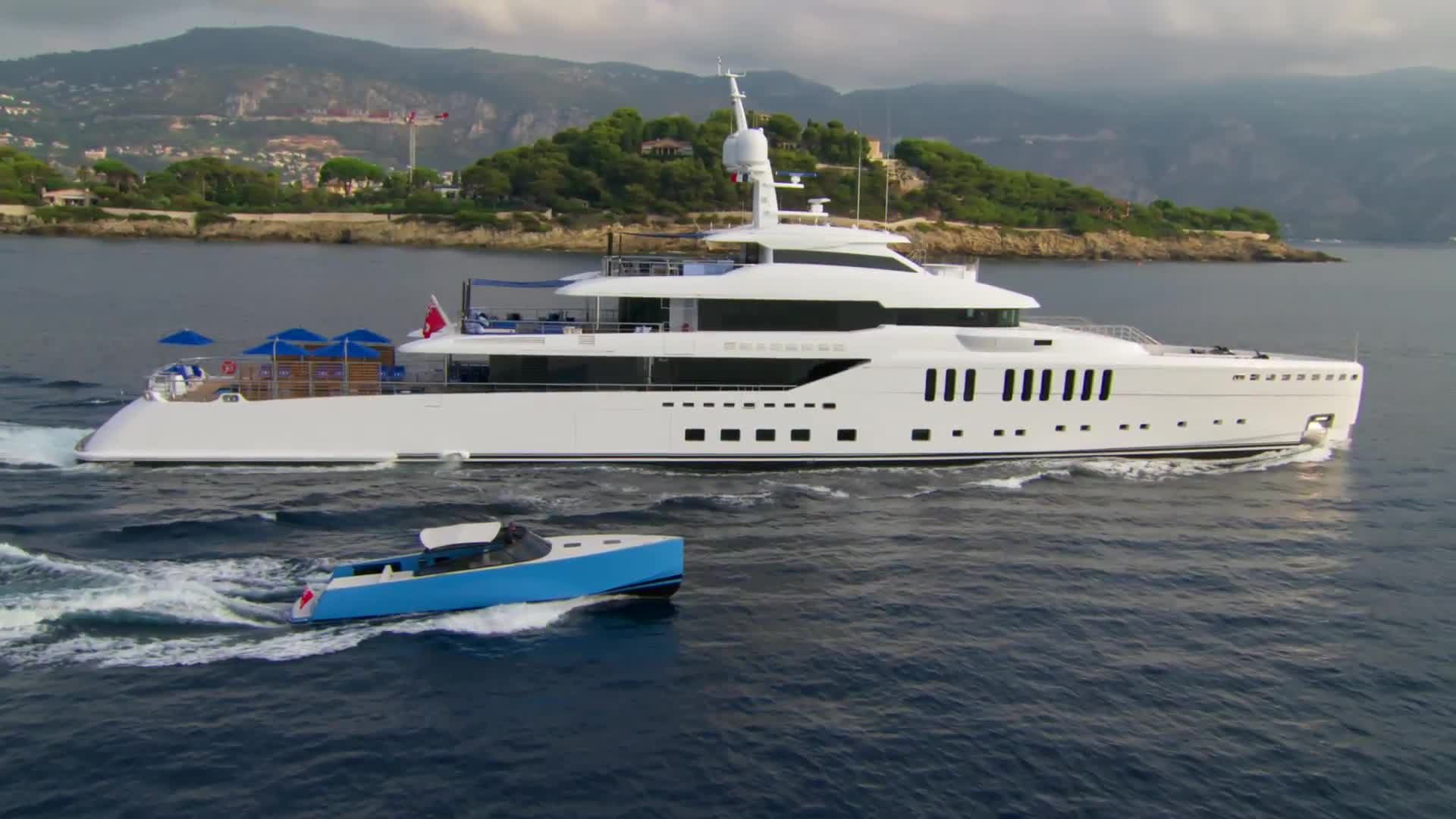 Watch Tour One of the World’s Most Magnificent Modern Yachts ...