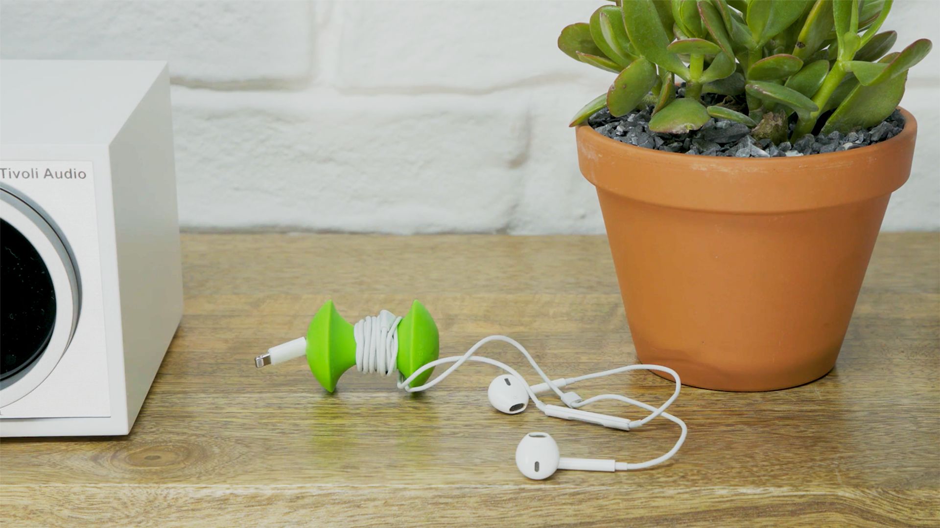 Watch 4 Ways to Clean Up Cluttered Cables | Architectural Digest