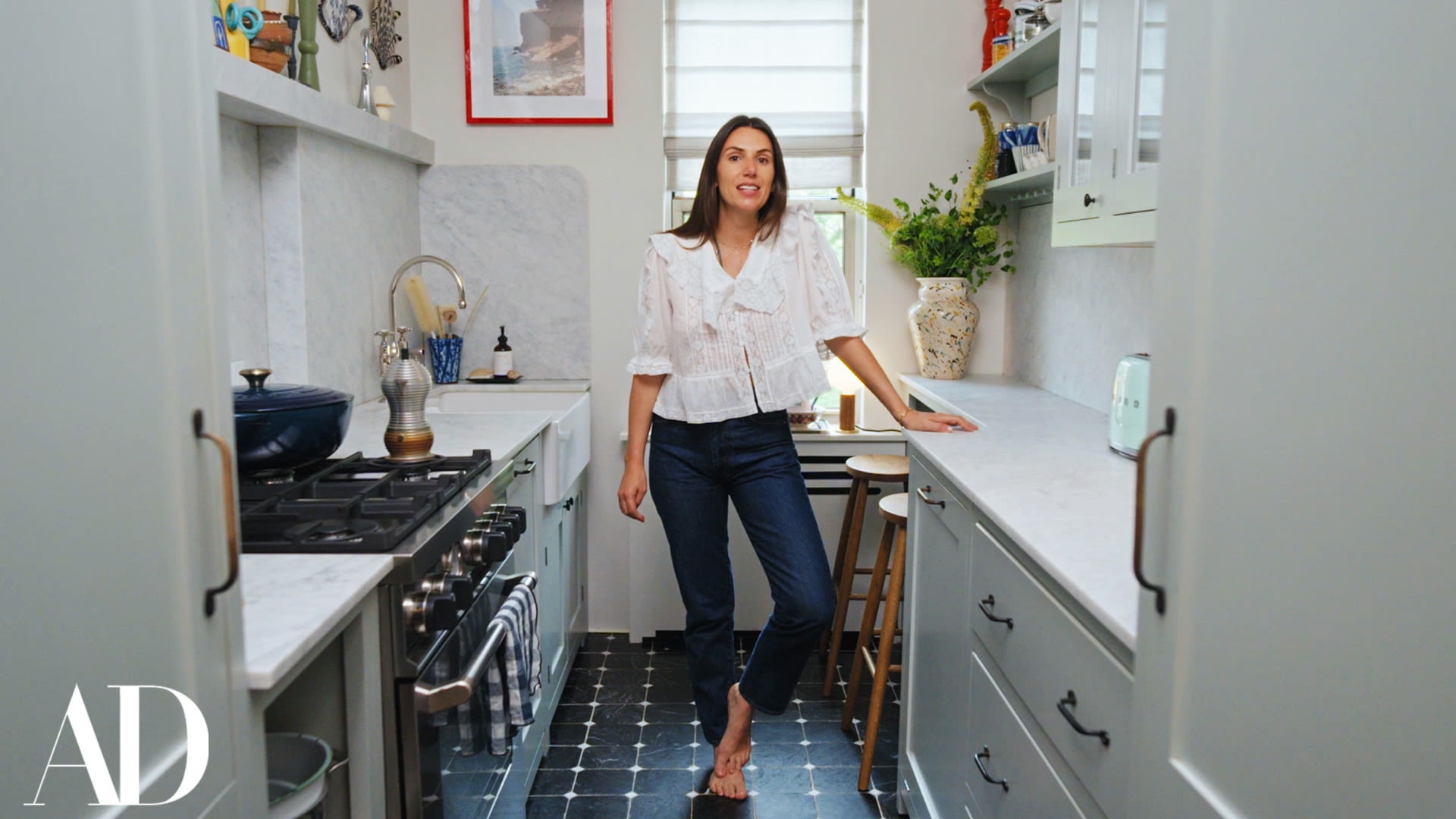 Watch How an Interior Designer Maximizes Her 650 Square Foot Studio ...