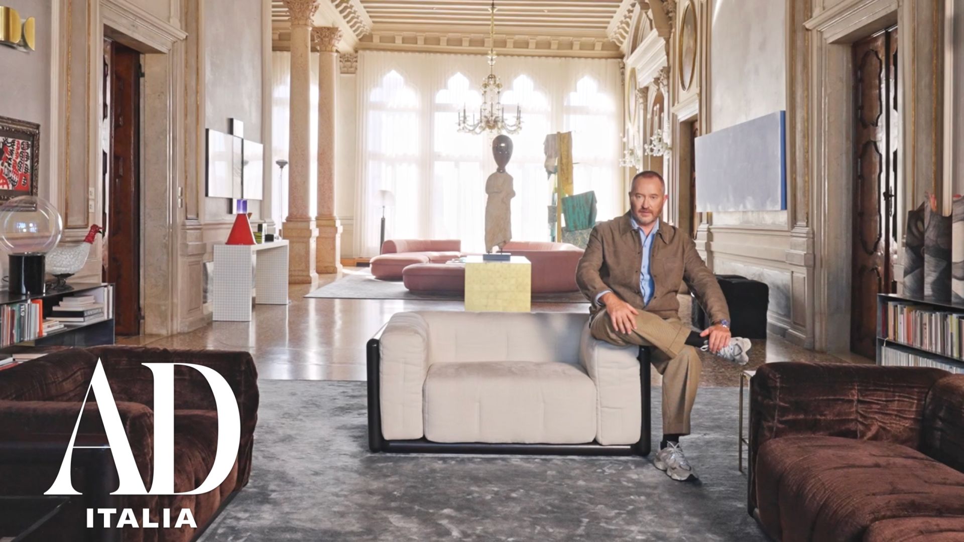 Watch Luca Bombassei apre le porte di Palazzo Contarini | Unique Spaces ...