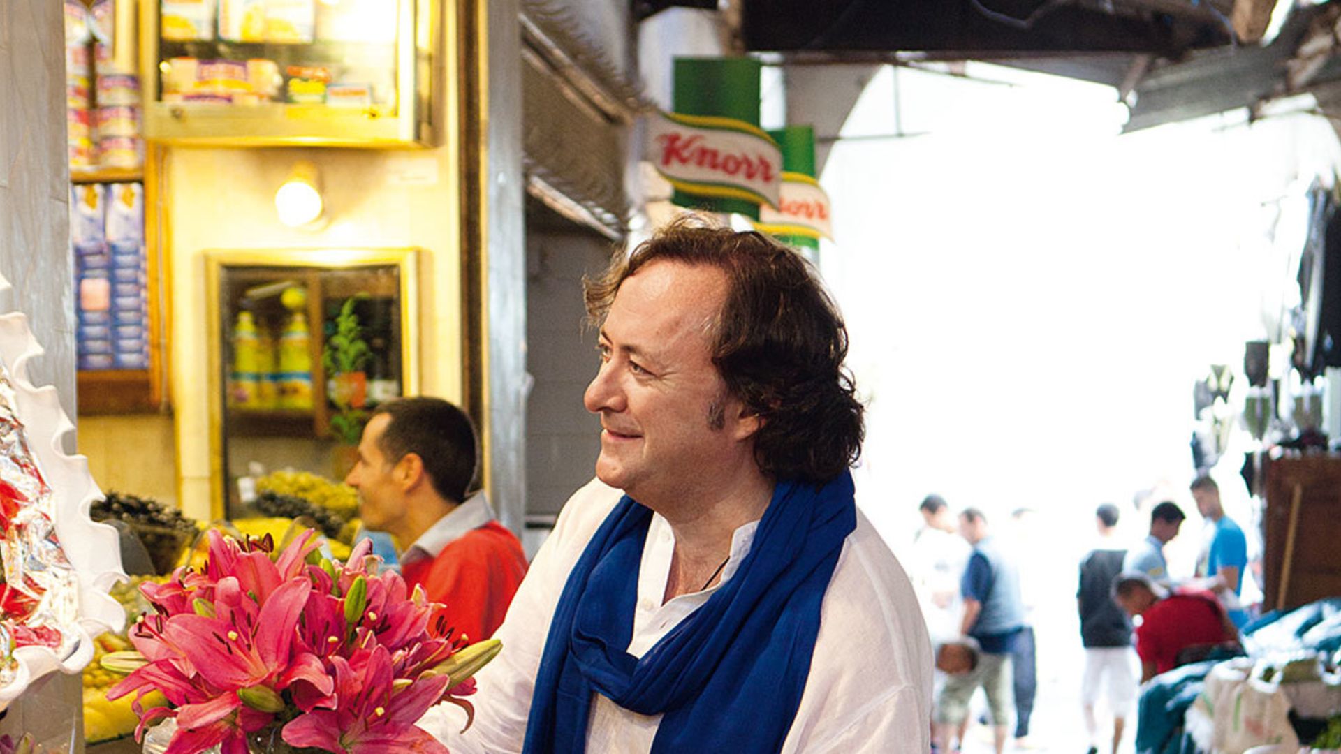 Watch TOMÁS ALÍA nos da las claves de la FIESTA de JARDÍN perfecta ...