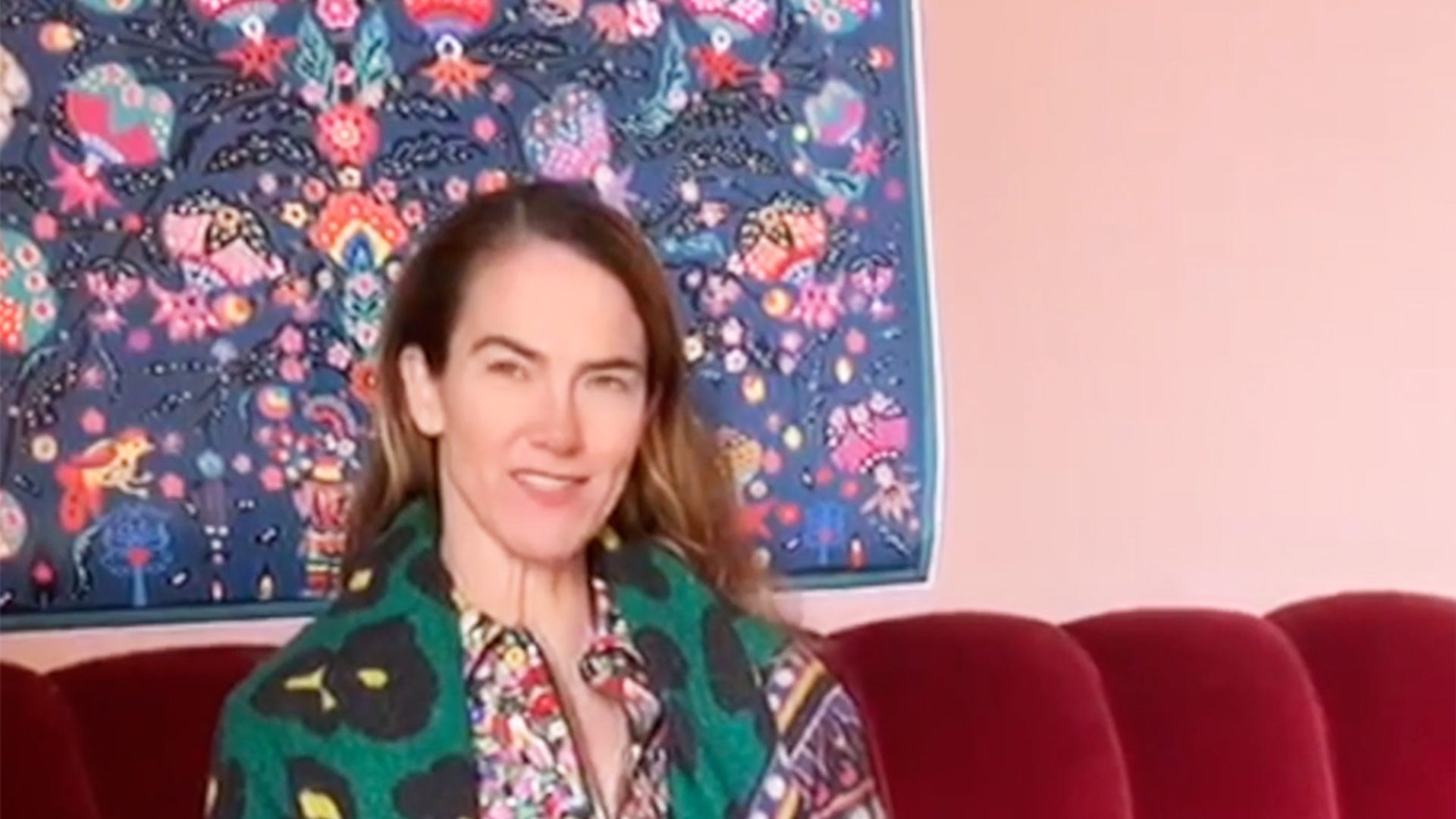 Watch AndarPorCasa con JJ MARTIN, fundadora de LA DOUBLE J ...