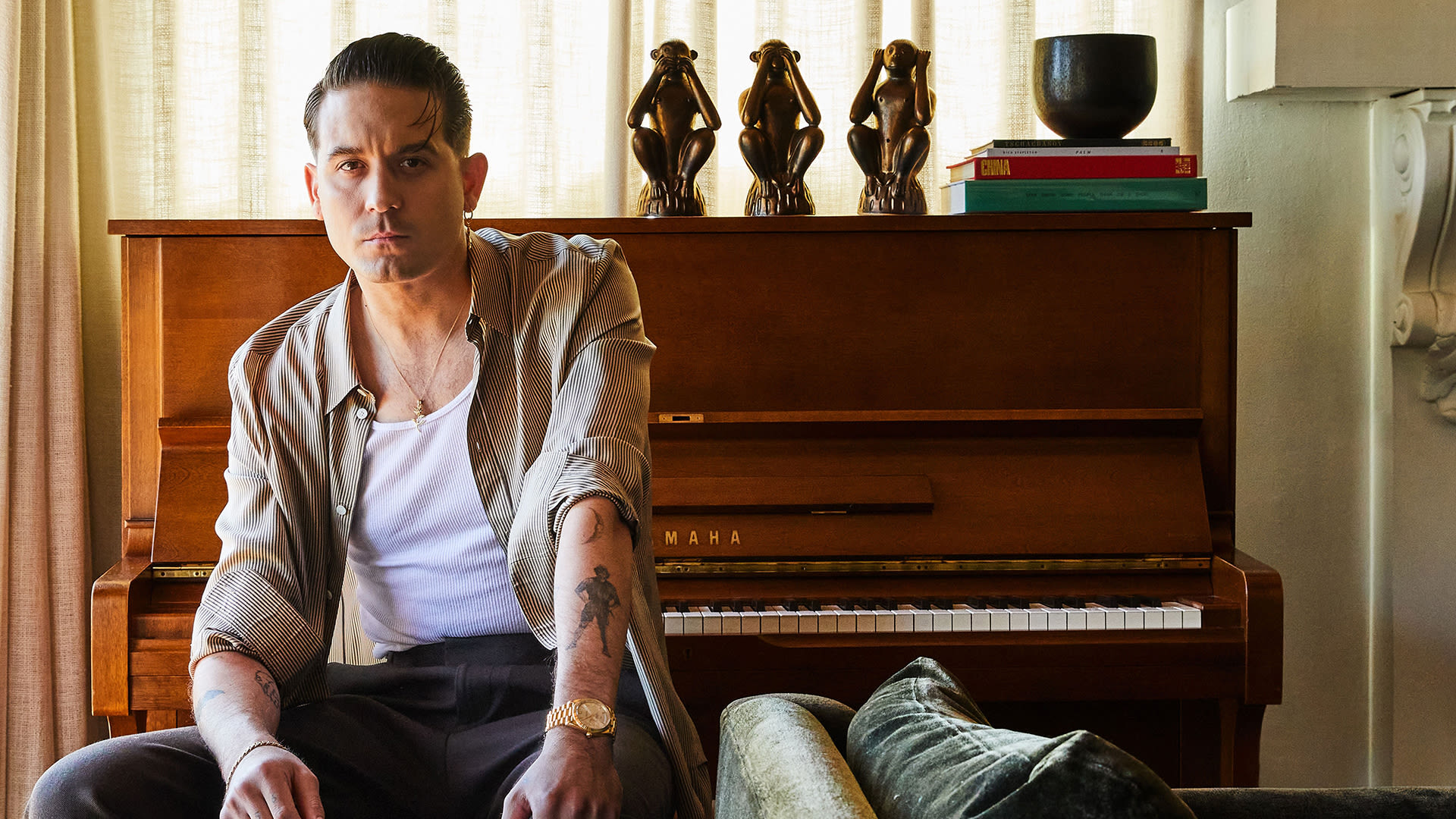 Watch G-Eazy: una casa con estudio de grabación de inspiración española ...