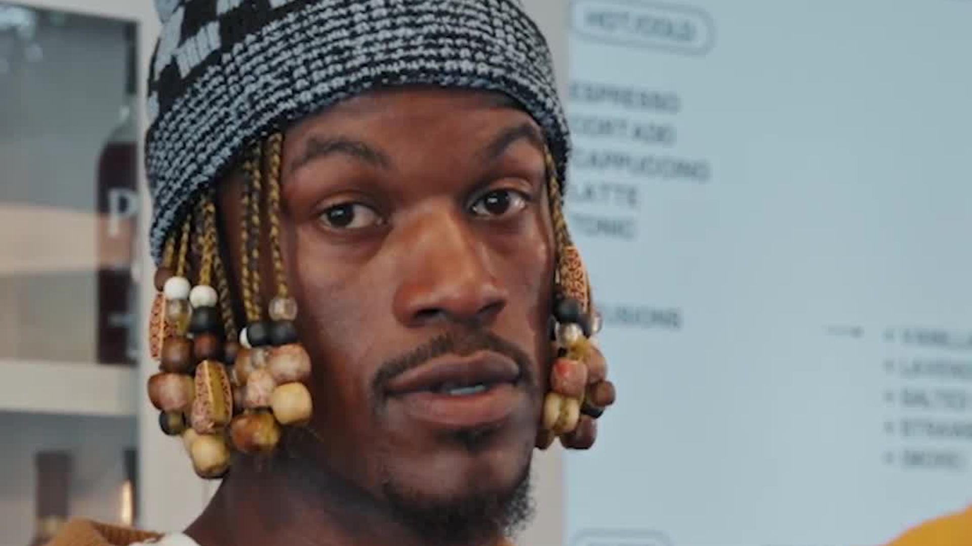 Watch Jimmy Butler nos enseña su cafetería | Architectural Digest España