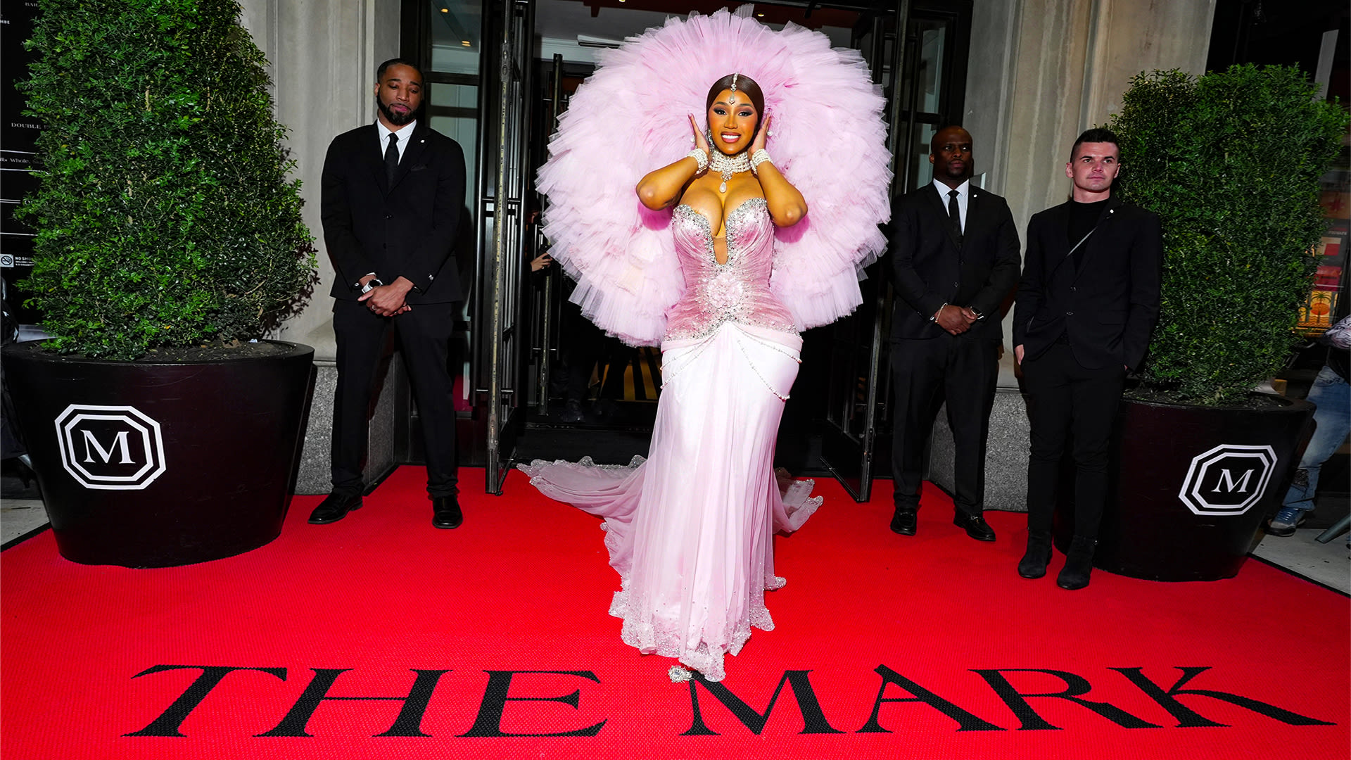 Watch How The Mark Hotel Gets Ready For The Met Gala, From Check-in to ...