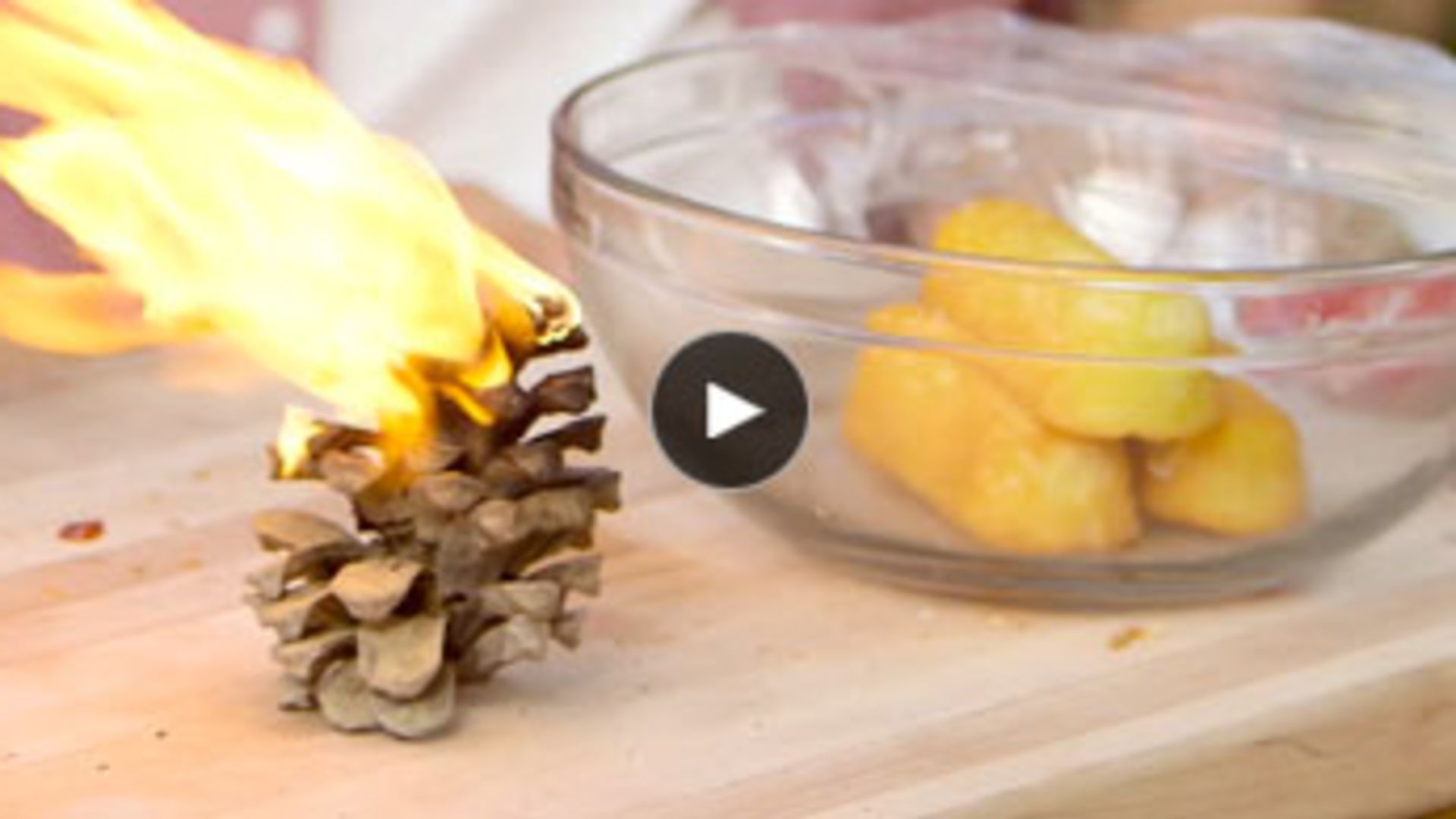 Watch Cómo flambear un twinkie | Traveler