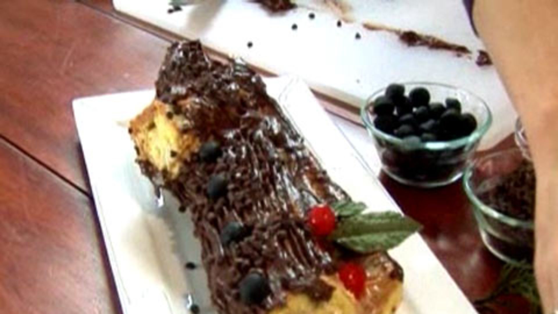 Watch Decorating a Christmas Yule Log Cake | Holidays with Master Chefs ...