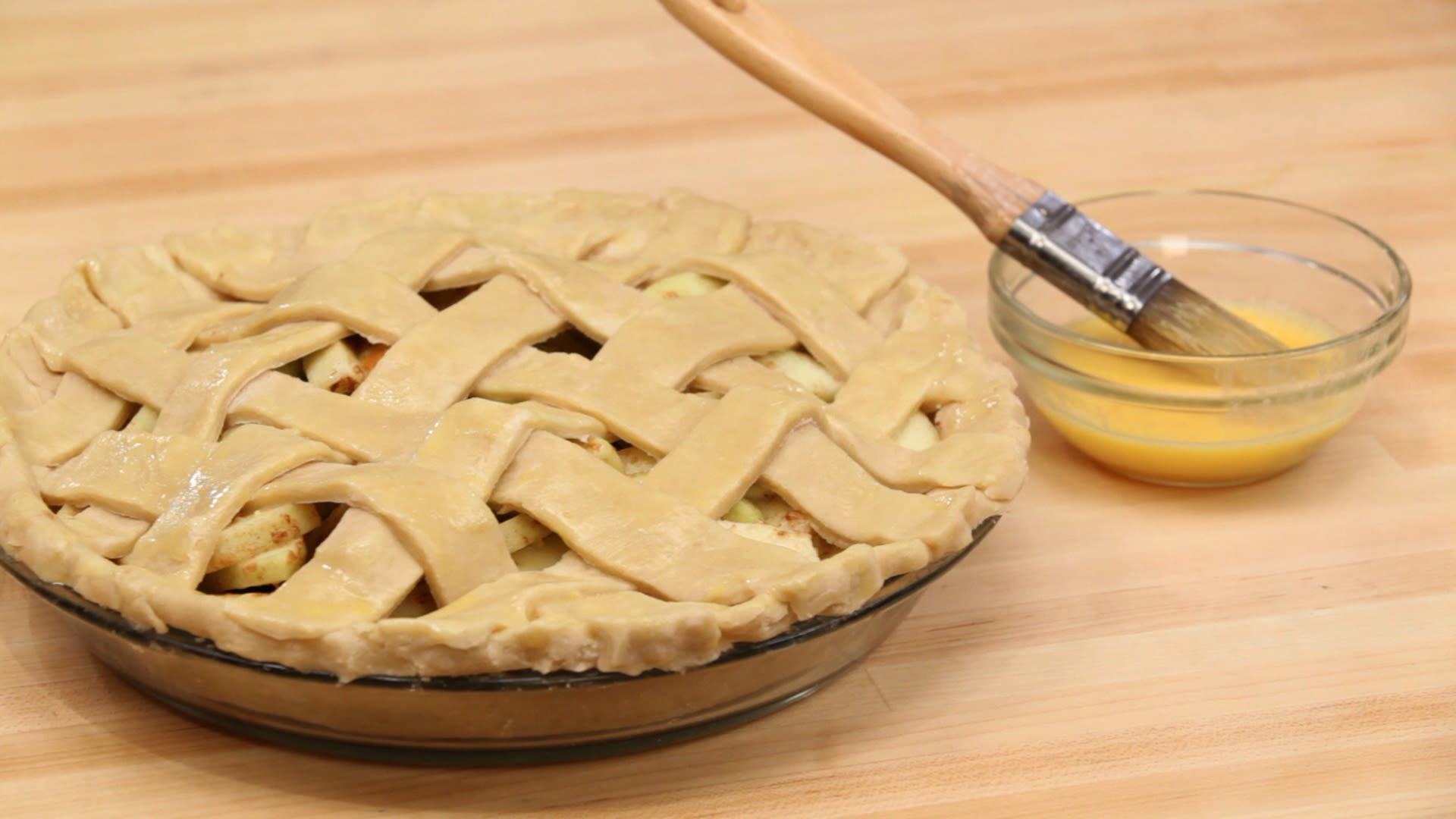 Watch How to Make a Lattice-Top Pie Crust | Epicurious Essentials ...