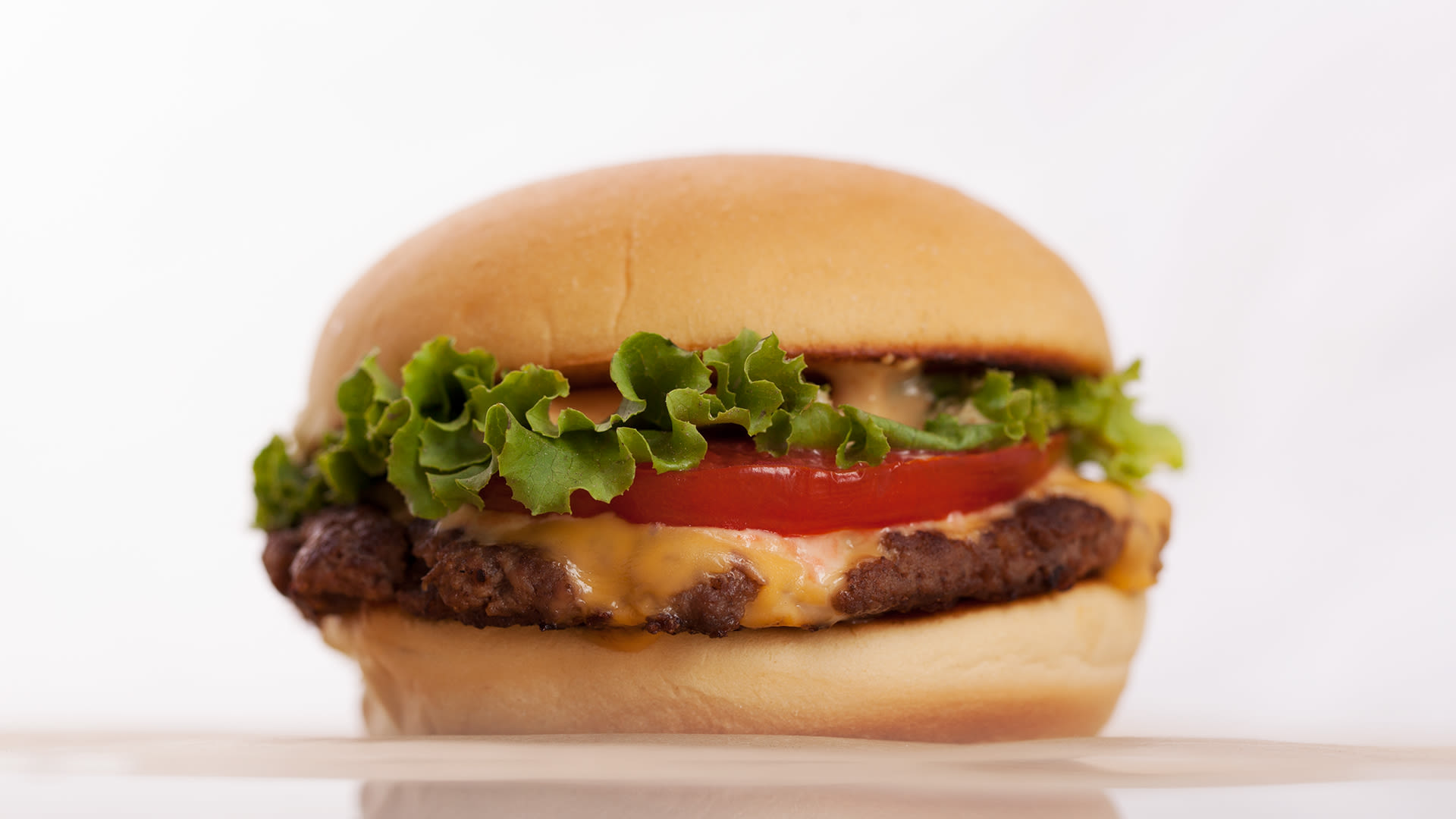 Watch How to Make a Classic Smashed Cheeseburger | Cooking Magic ...