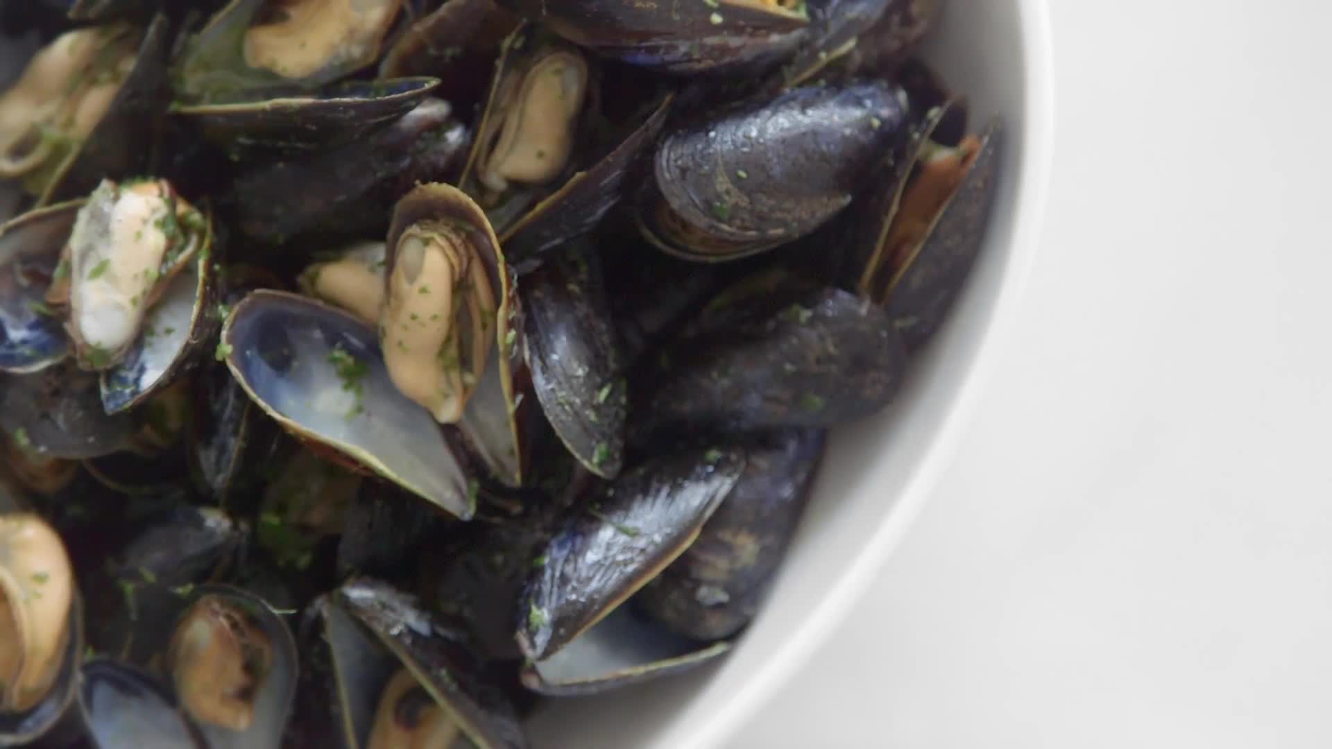 Watch How to Make 3-Ingredient Mussels Dinner | 3-Ingredient Recipes ...