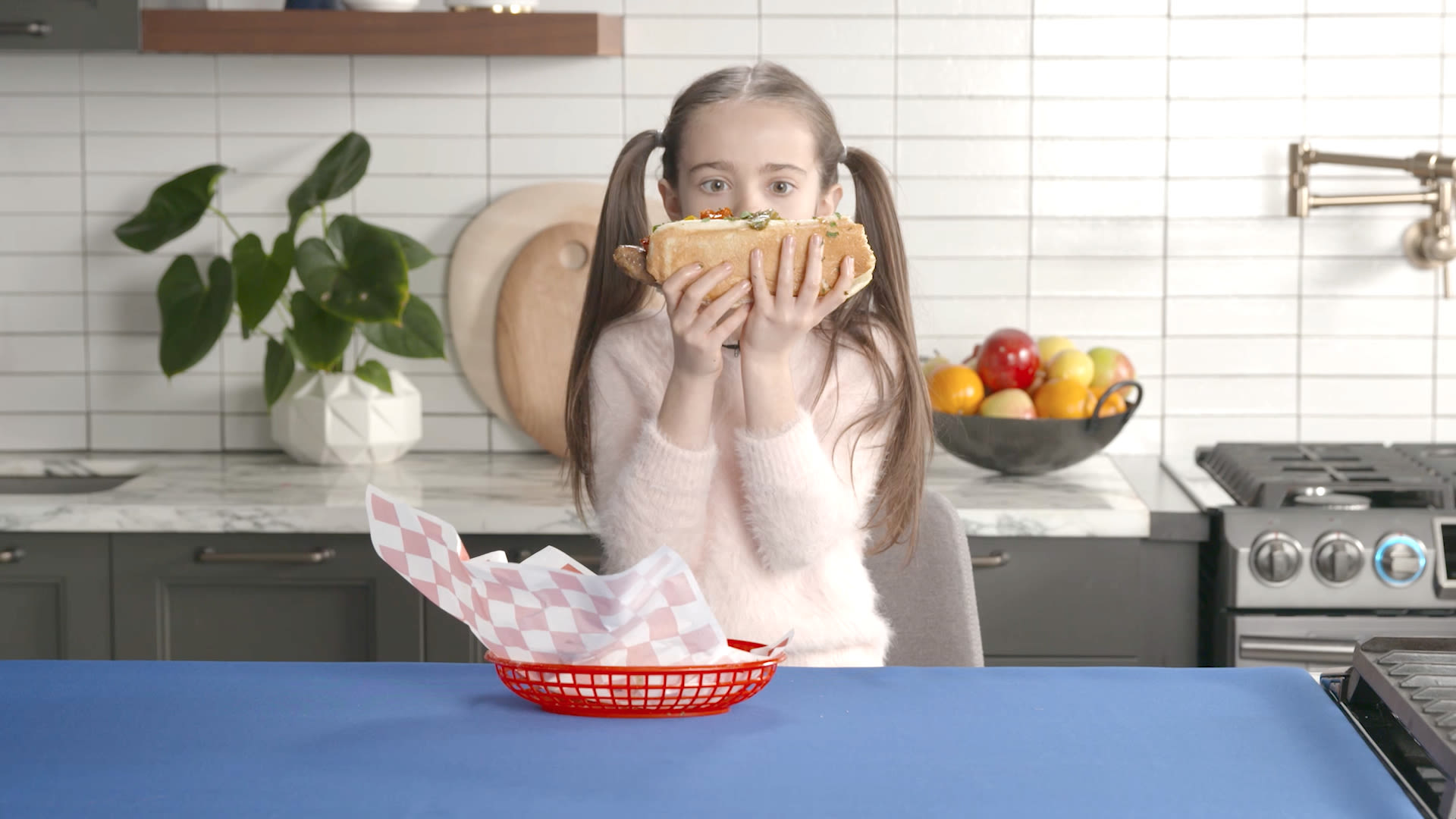 Watch Kids Try Iconic Amusement Park Foods | Kids Try | Epicurious