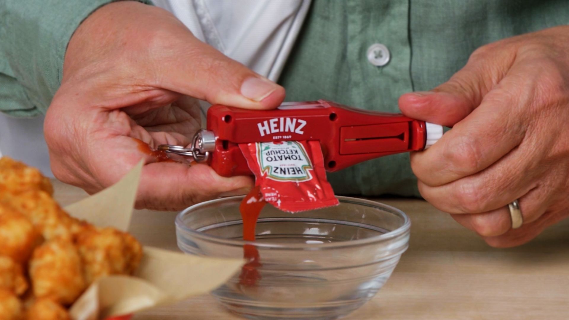 Watch 5 Portable Kitchen Gadgets Tested By Design Expert | Well ...