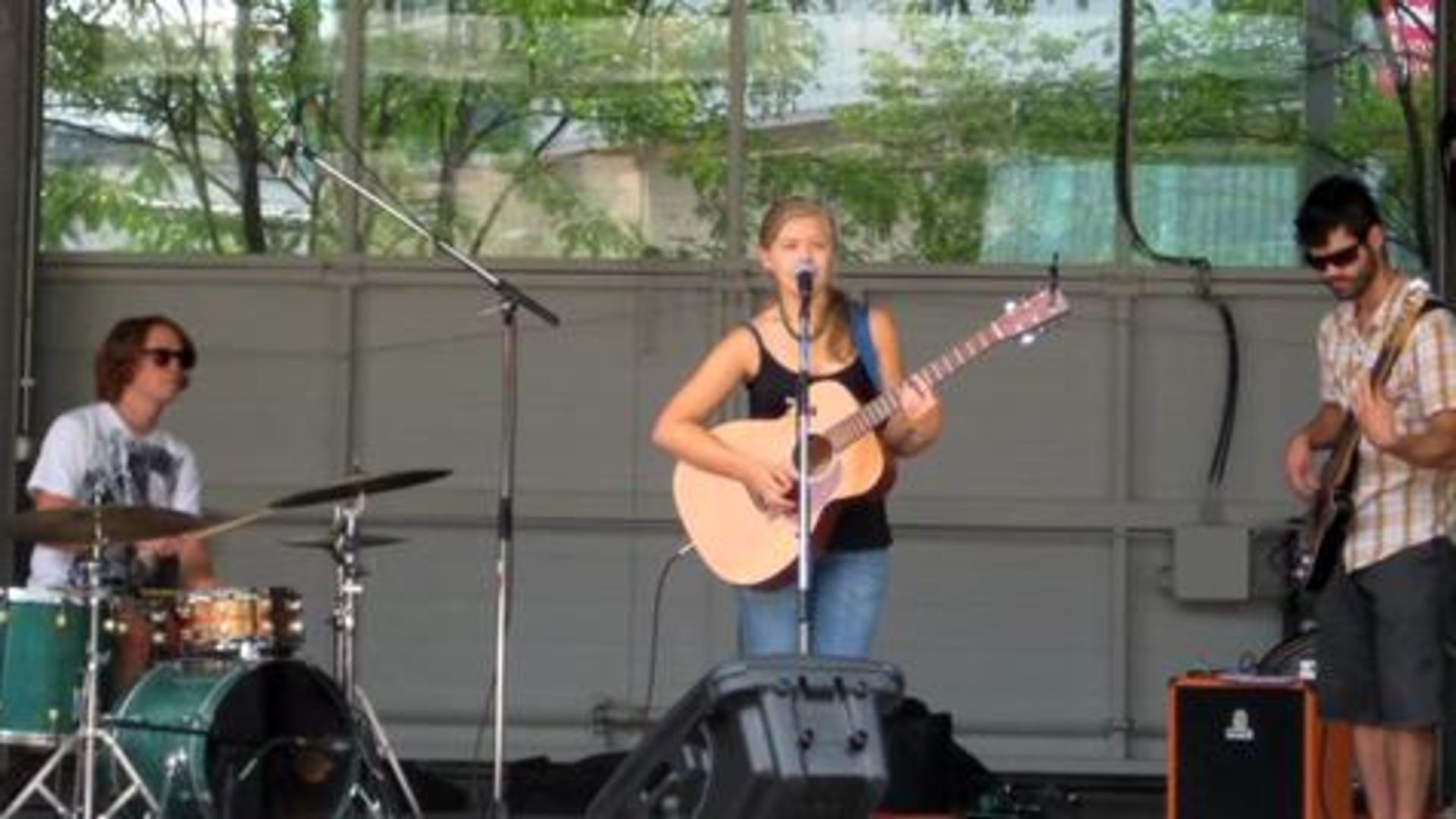 Watch Glamour's 2010 Top 10 College Women: Emily Elbert | Top Ten ...