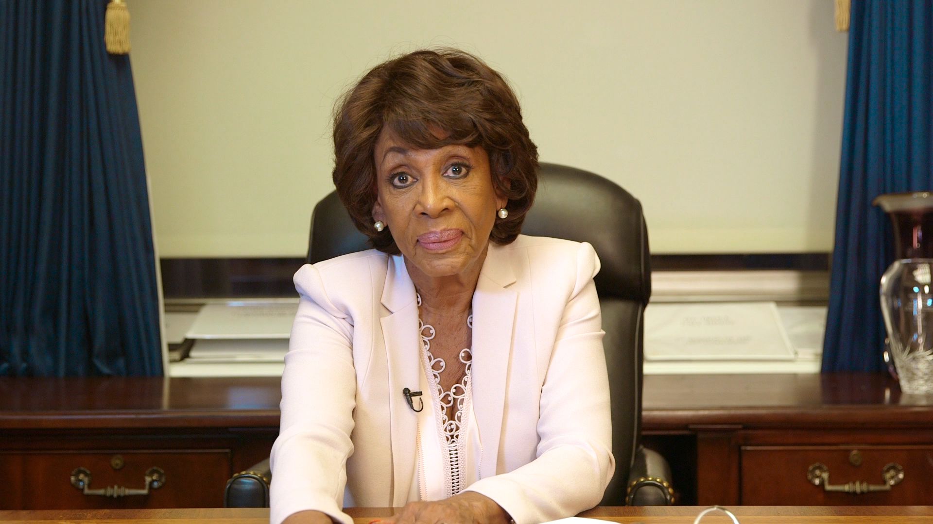 Watch Congresswoman Maxine Waters Corrects President Trump's Tweets ...