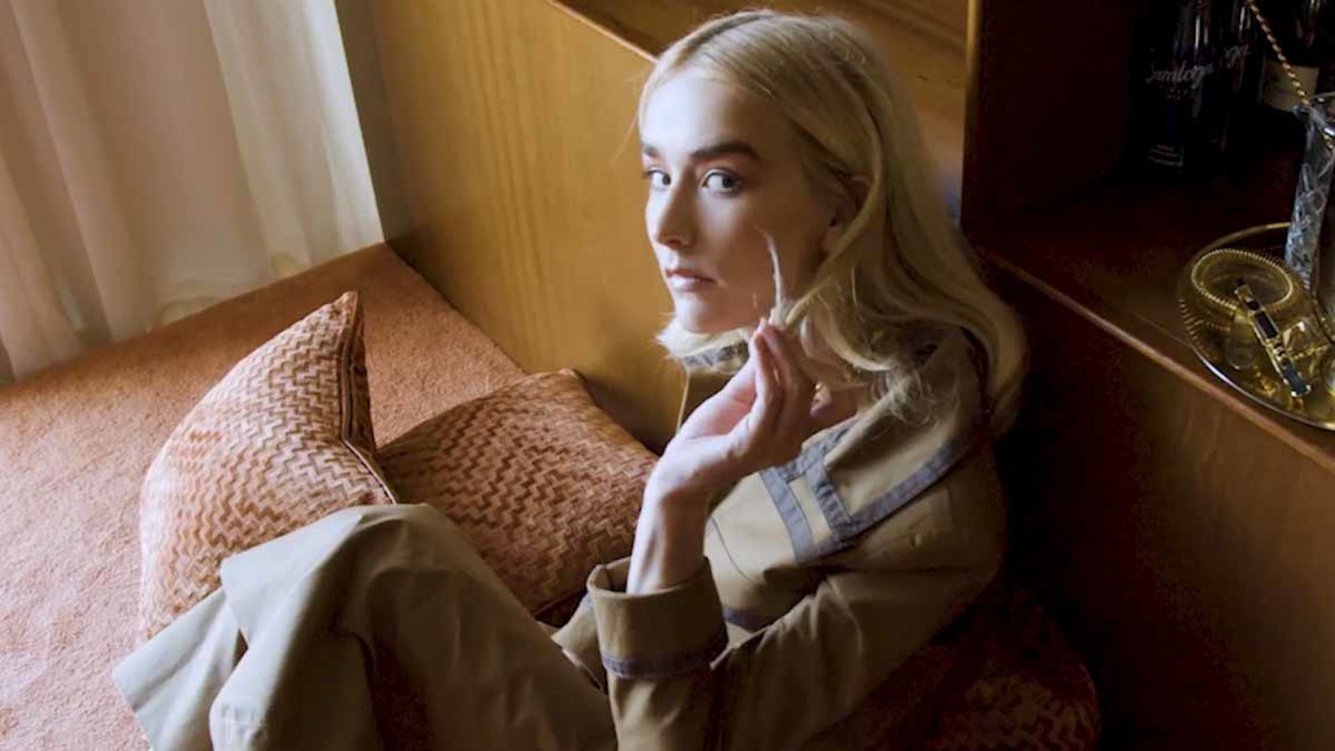 Watch Grace Johnson es MUY diferente a Dakota (Johnson) y por eso nos ...