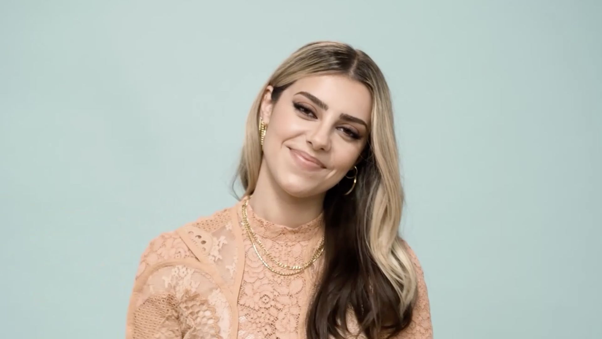 Watch Paula Cendejas en 'Mis primeras veces' | Mis primeras veces