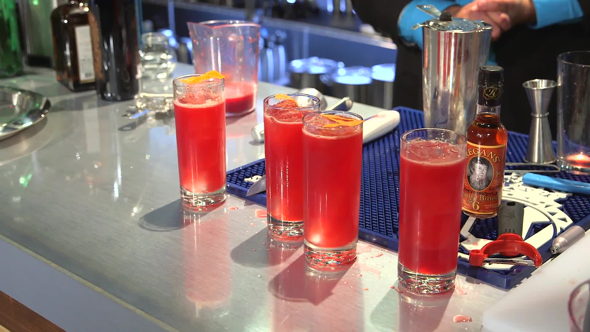 Watch The New Gin & Juice? Gin & Beets | Bartender in Residence | GQ