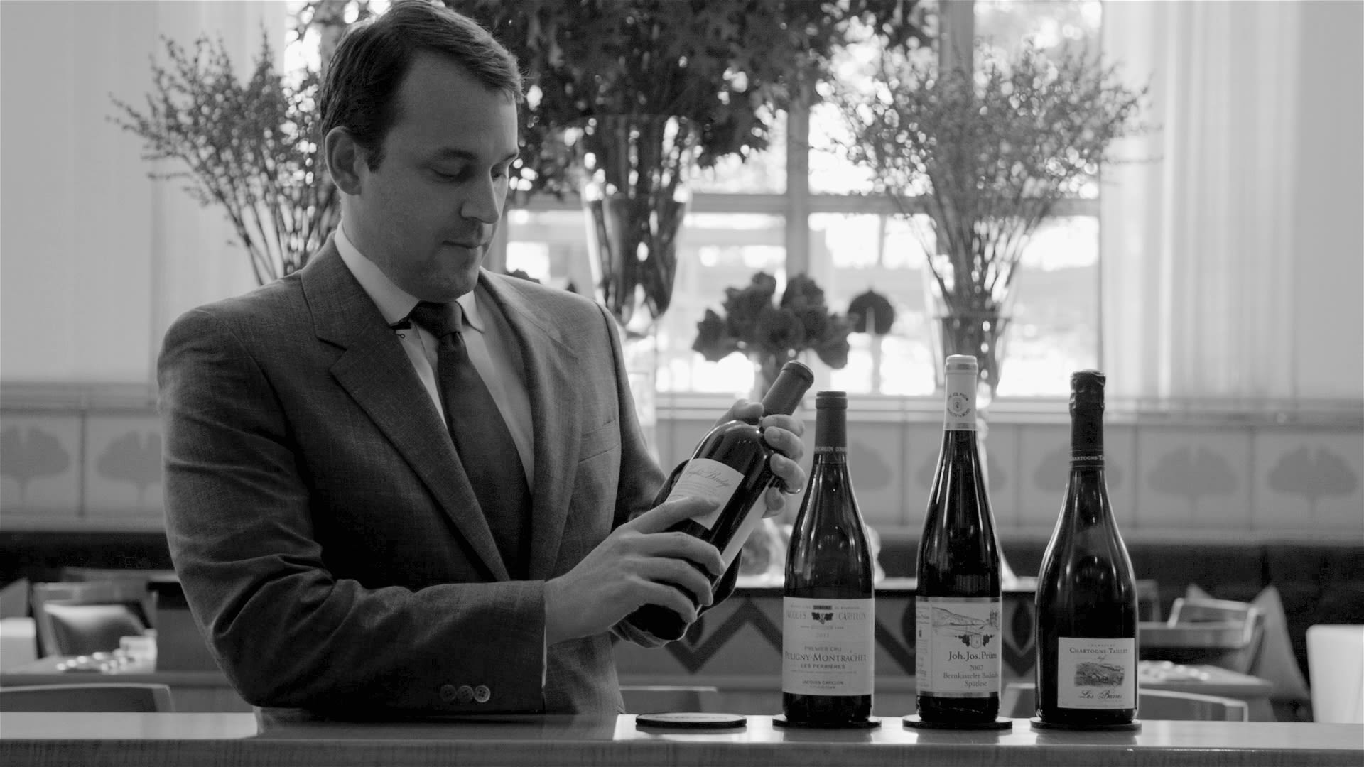 Watch Learn How to Read a Wine Bottle From An Expert Sommelier | GQ