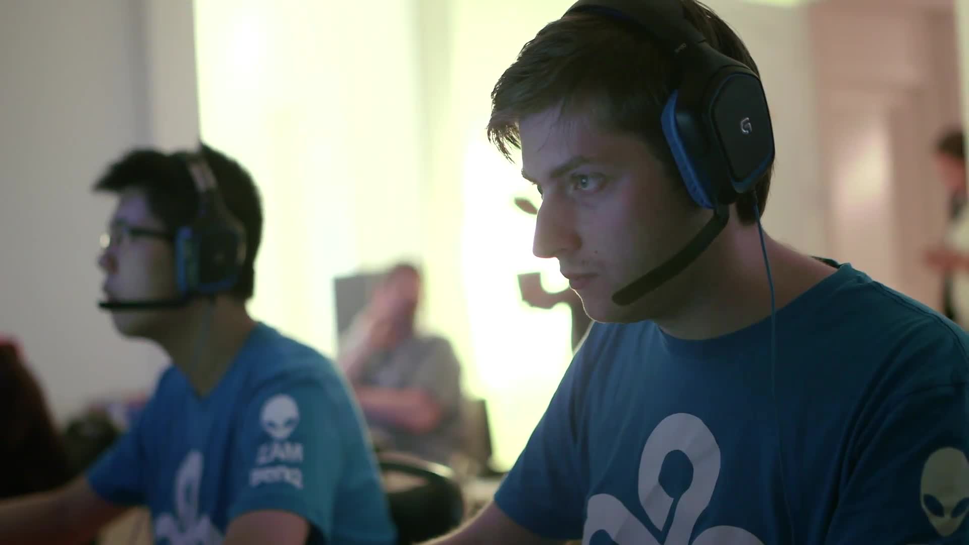 Watch Explaining Your Pro-Gaming Career to Mom and Dad | The Grind | GQ