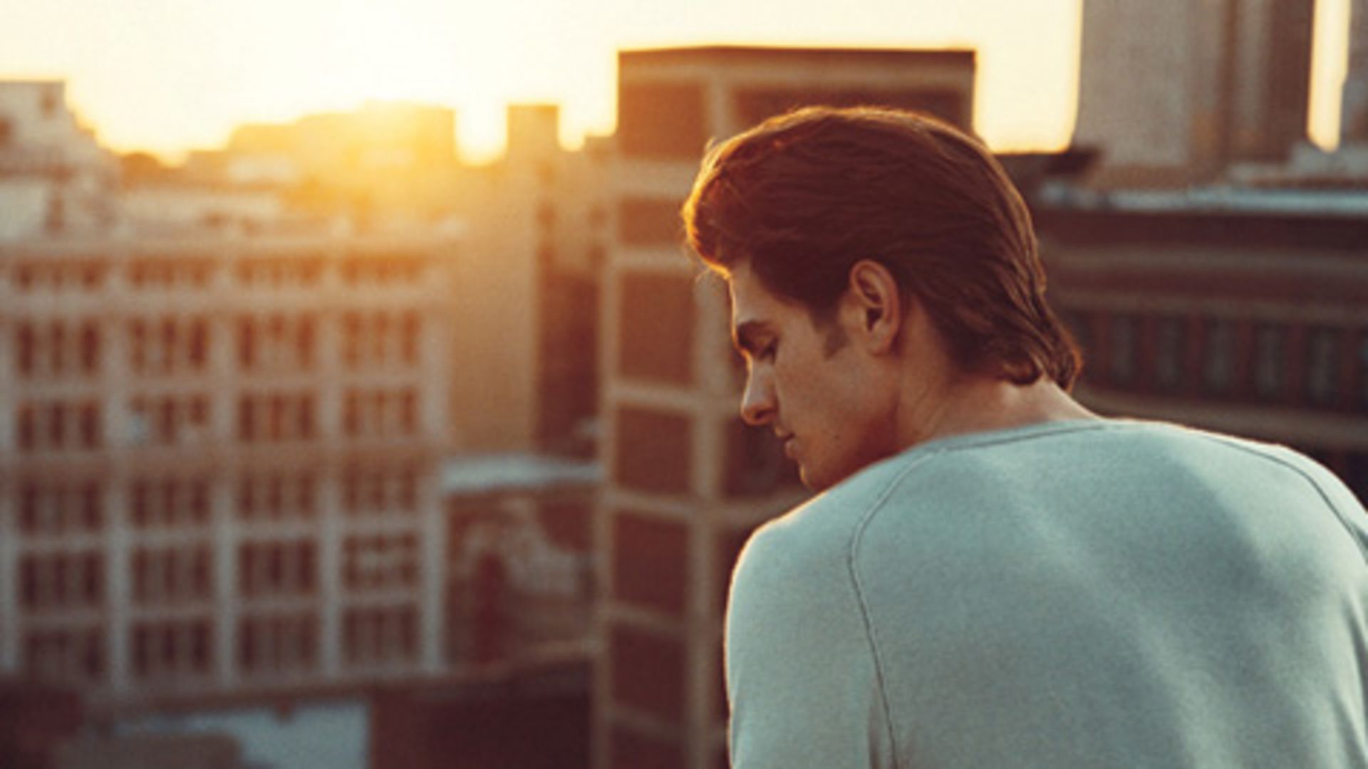 Watch Andrew Garfield: Behind the Scenes of his Details Cover Shoot | GQ