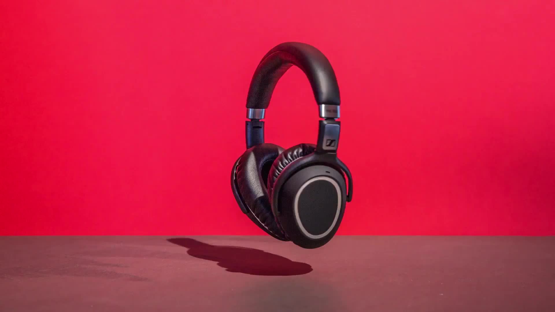 Watch The Best Christmas Gifts For the Pickiest Tech Guy | GQ