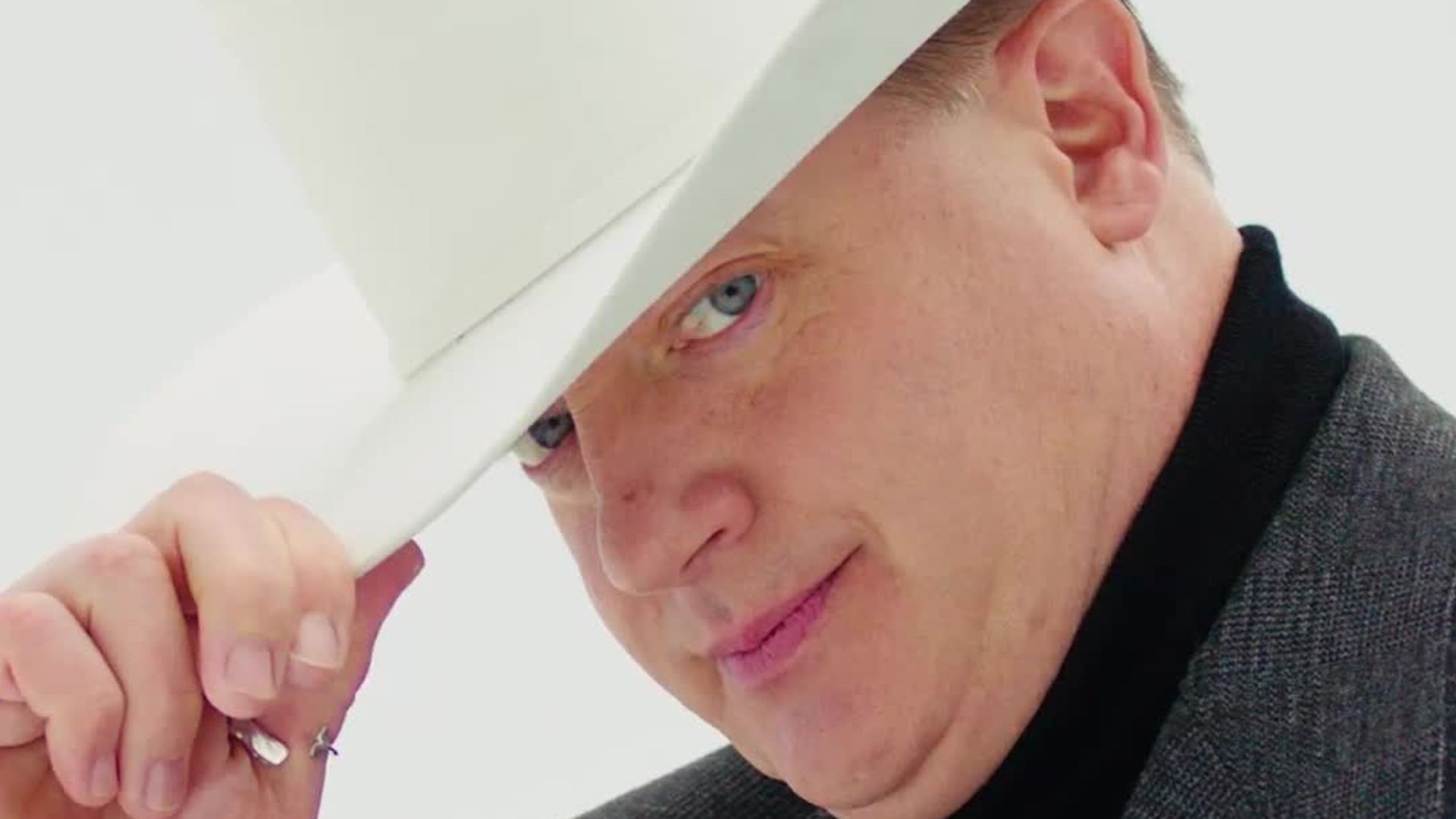 Watch Behind the Scenes of Brendan Fraser's MOTY Cover Shoot | GQ