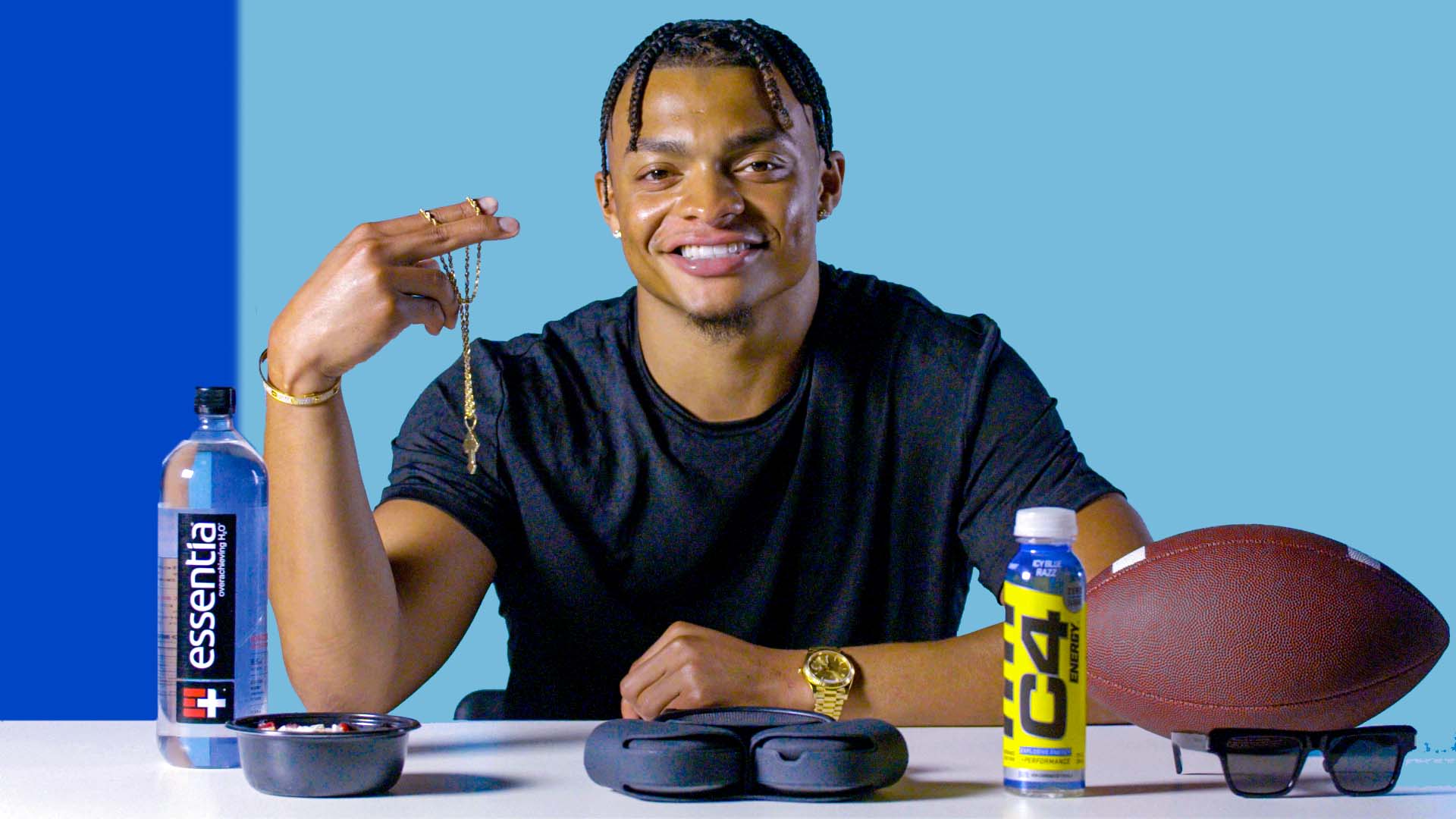 Watch 10 Things Pittsburgh Steeler Justin Fields Can't Live Without ...