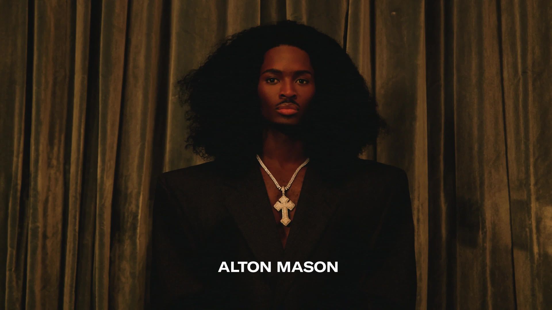 Voir BTS x Alton Mason | GQ France