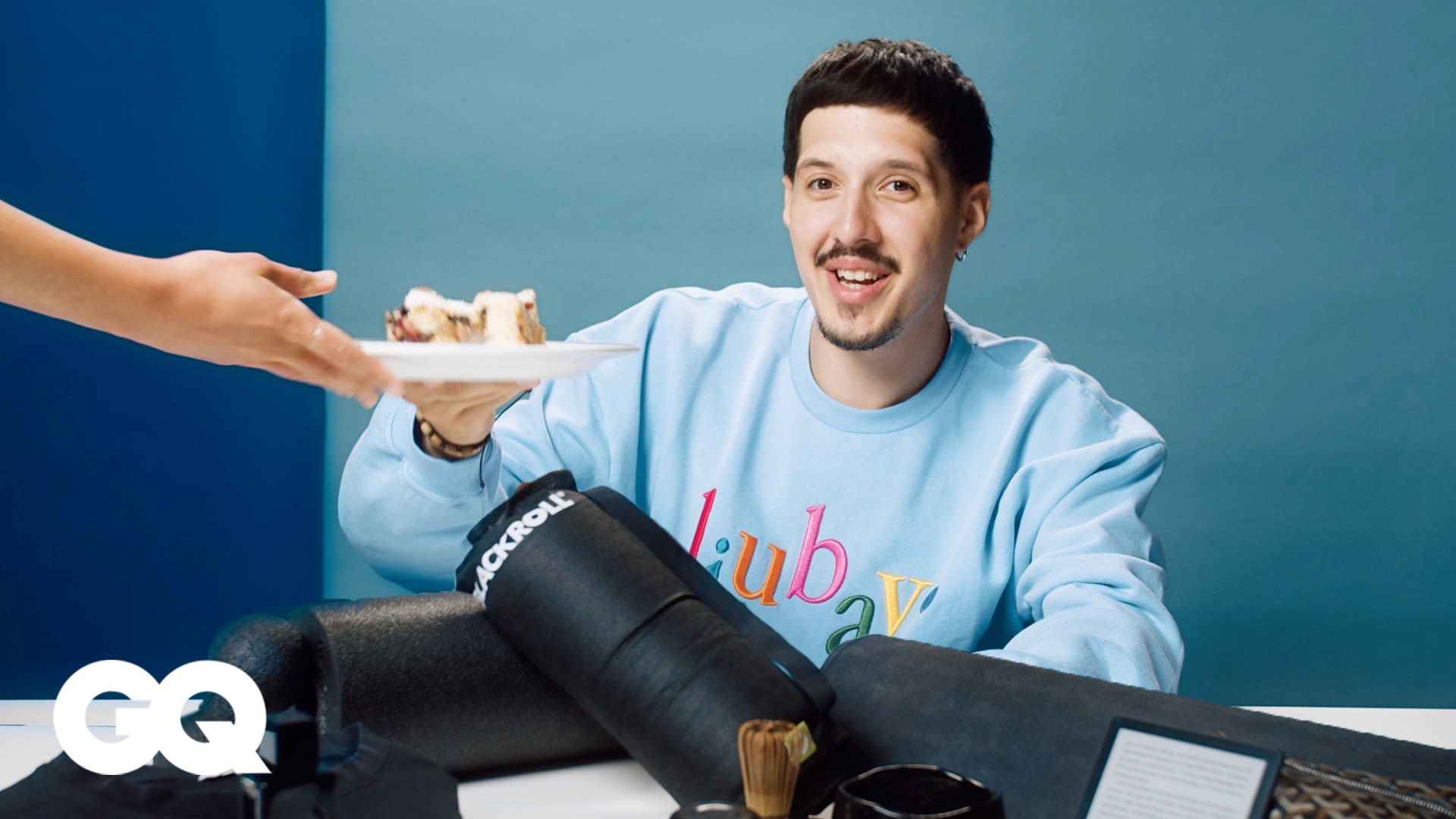 Watch RIN: 10 Tour-Essentials, ohne die der Rapper nicht leben kann | 10 Essentials | GQ Germany ...