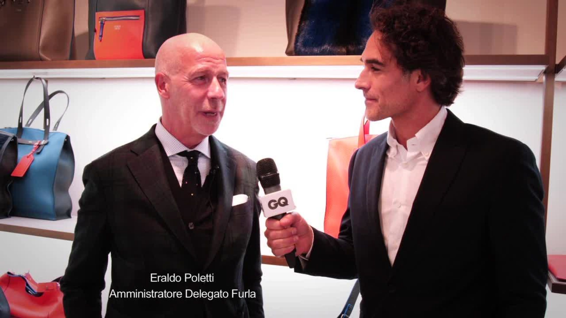 Watch Alfredo visita lo stand di Furla | GQ Italia