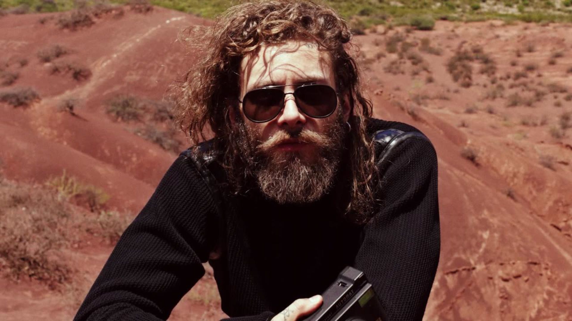 Watch Sergio Muniz intervista Andrea Marcaccini per Carrera | GQ Italia