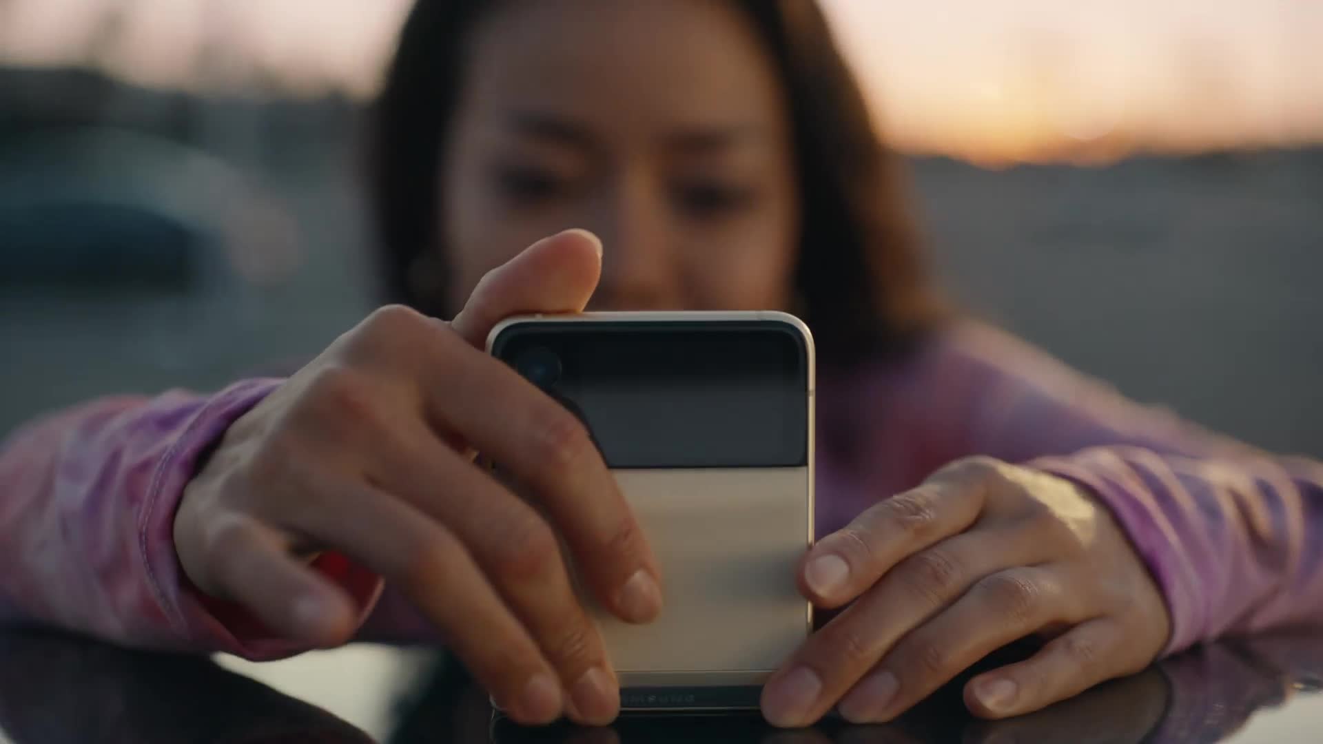 Watch Scopri il mondo con Galaxy Z Fold3 5G e Galaxy Z Flip3 5G | GQ Italia