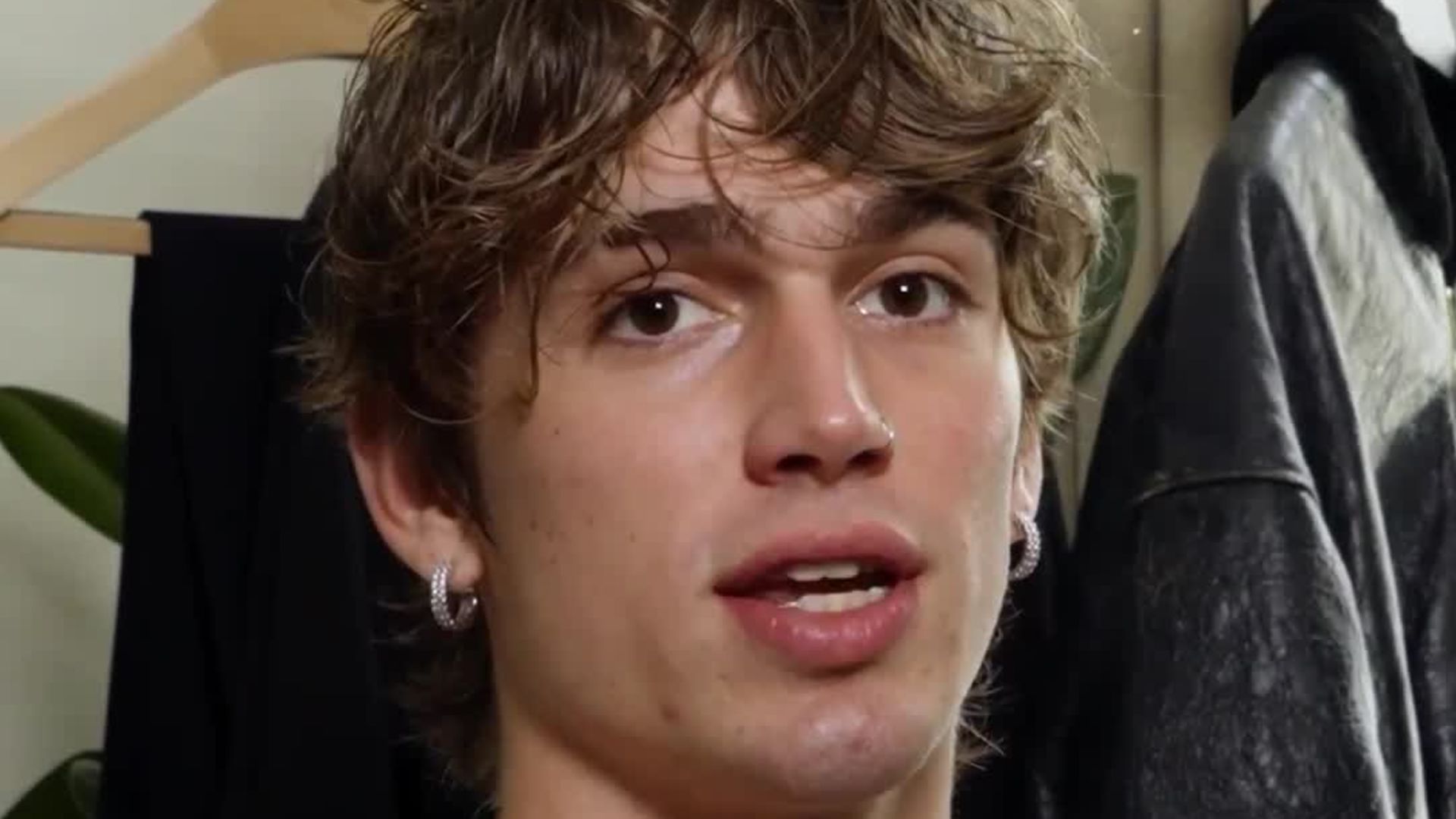 Watch Con Vinnie Hacker allo show di Prada | GQ Italia