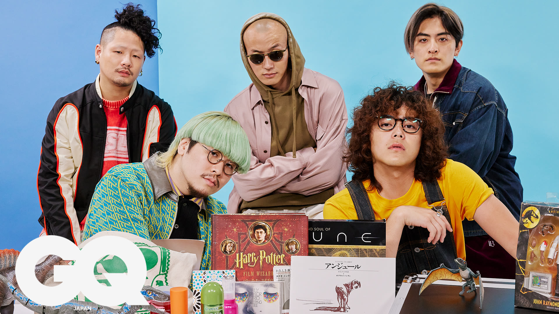 Watch Kroiの人生に欠かせない10のアイテム | 10 Essentials | 10 Essentials | GQ JAPAN