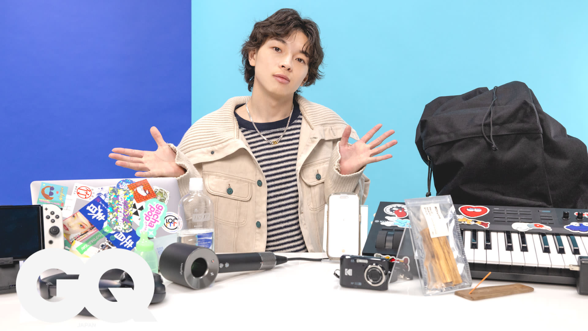 Watch imaseの人生に欠かせない10のアイテム | 10 Essentials | 10 Essentials | GQ JAPAN