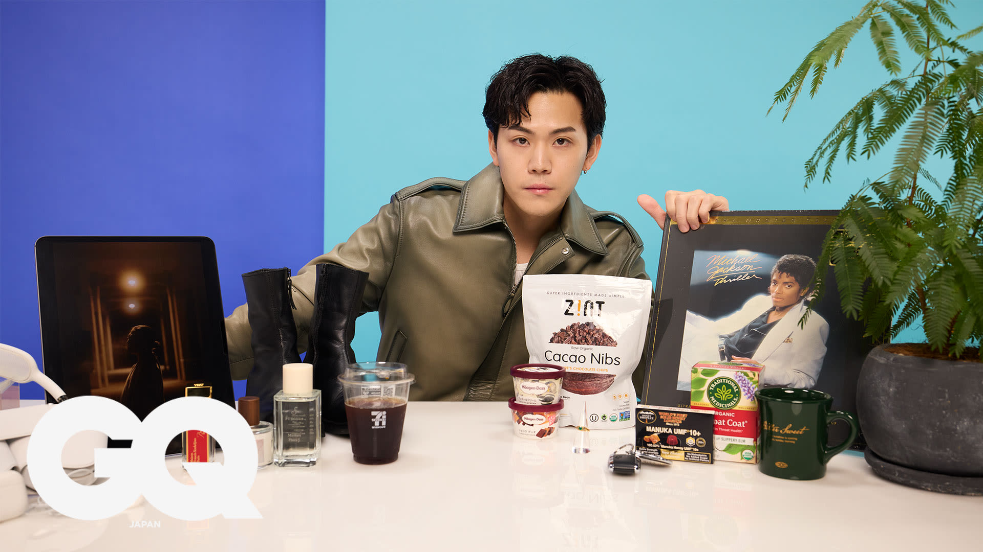 Watch 3Houseの人生に欠かせない10のアイテム | 10 Essentials | GQ JAPAN