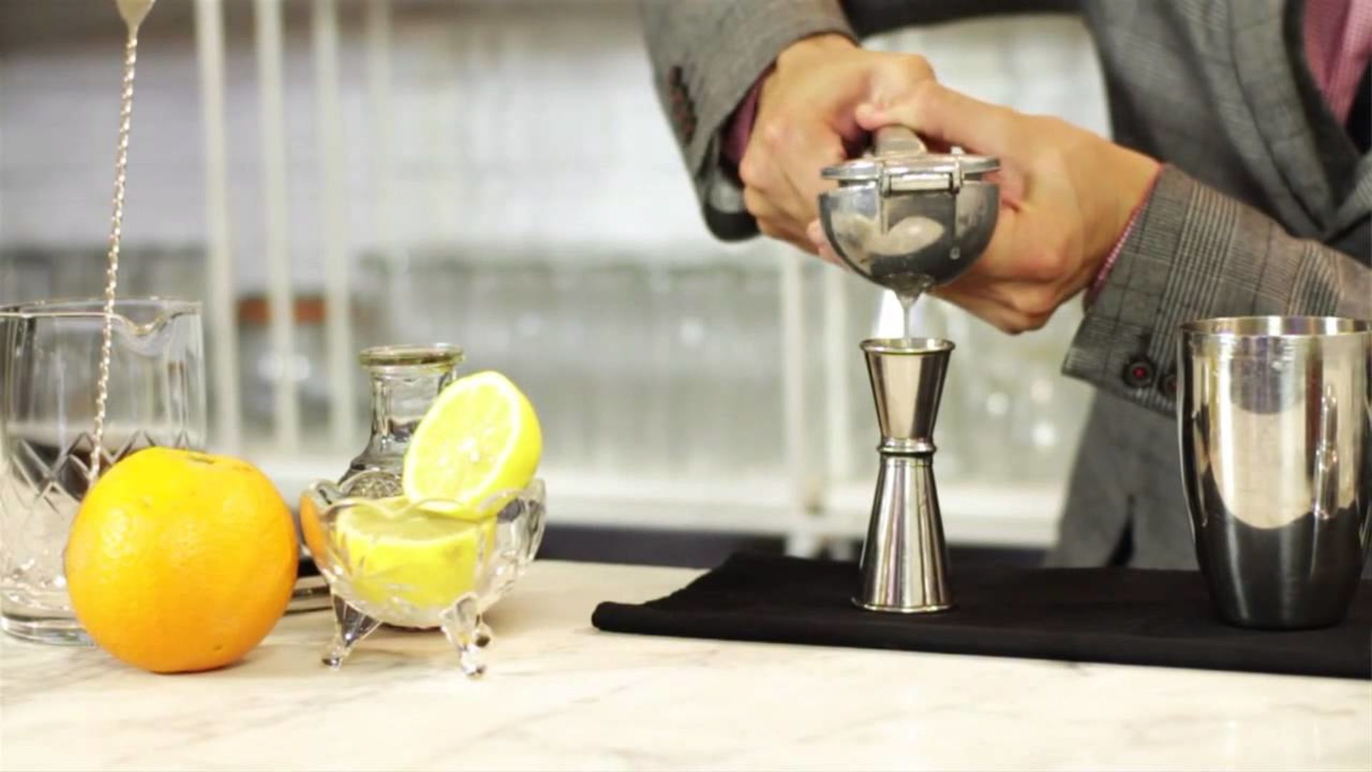 Watch Sesiones de coctelería GQ con Ricardo Nava | GQ