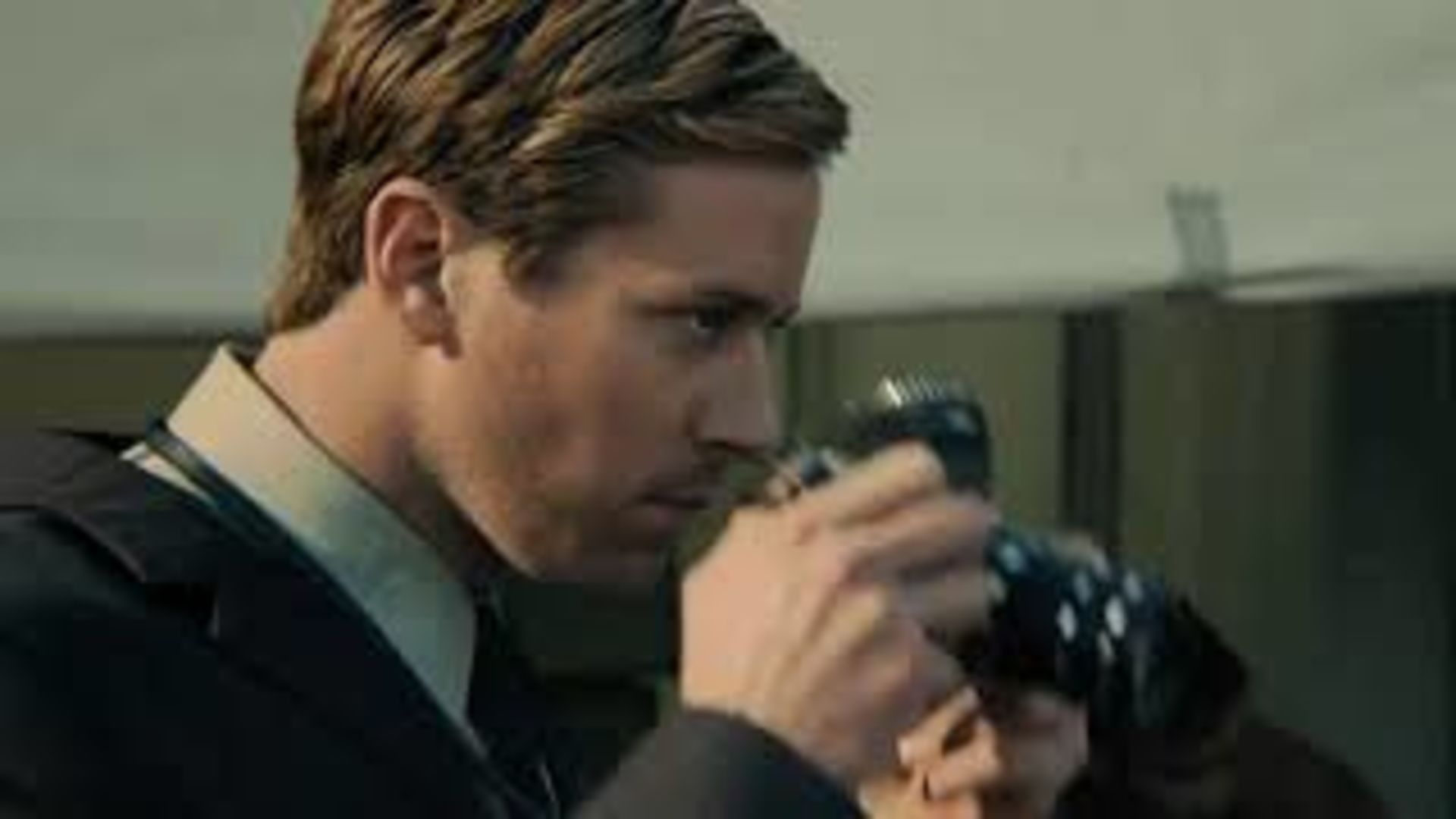 Watch El Agente de C.I.P.O.L. | GQ