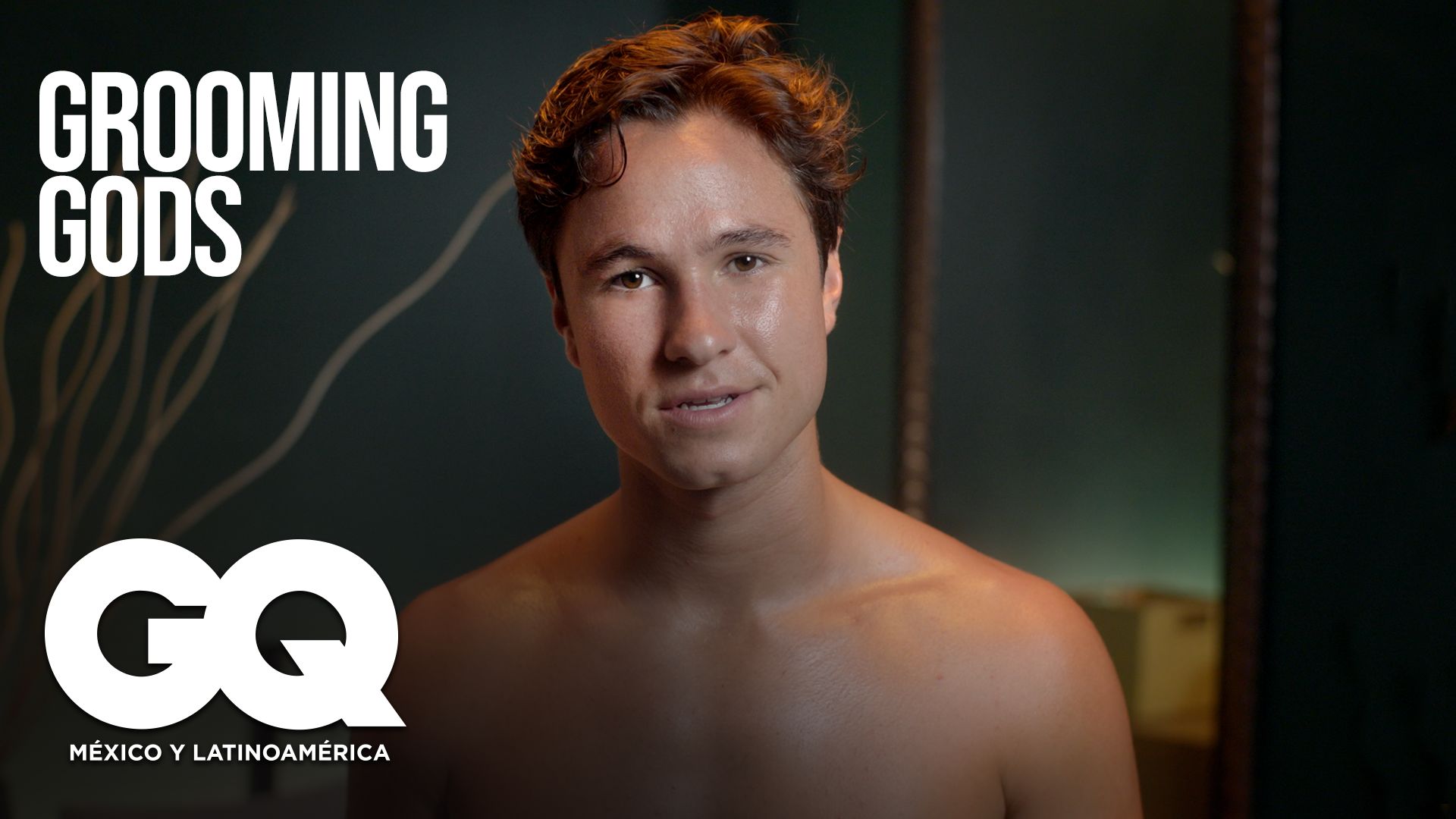 Watch Michael Ronda explica su rutina de skincare | Grooming Gods | GQ