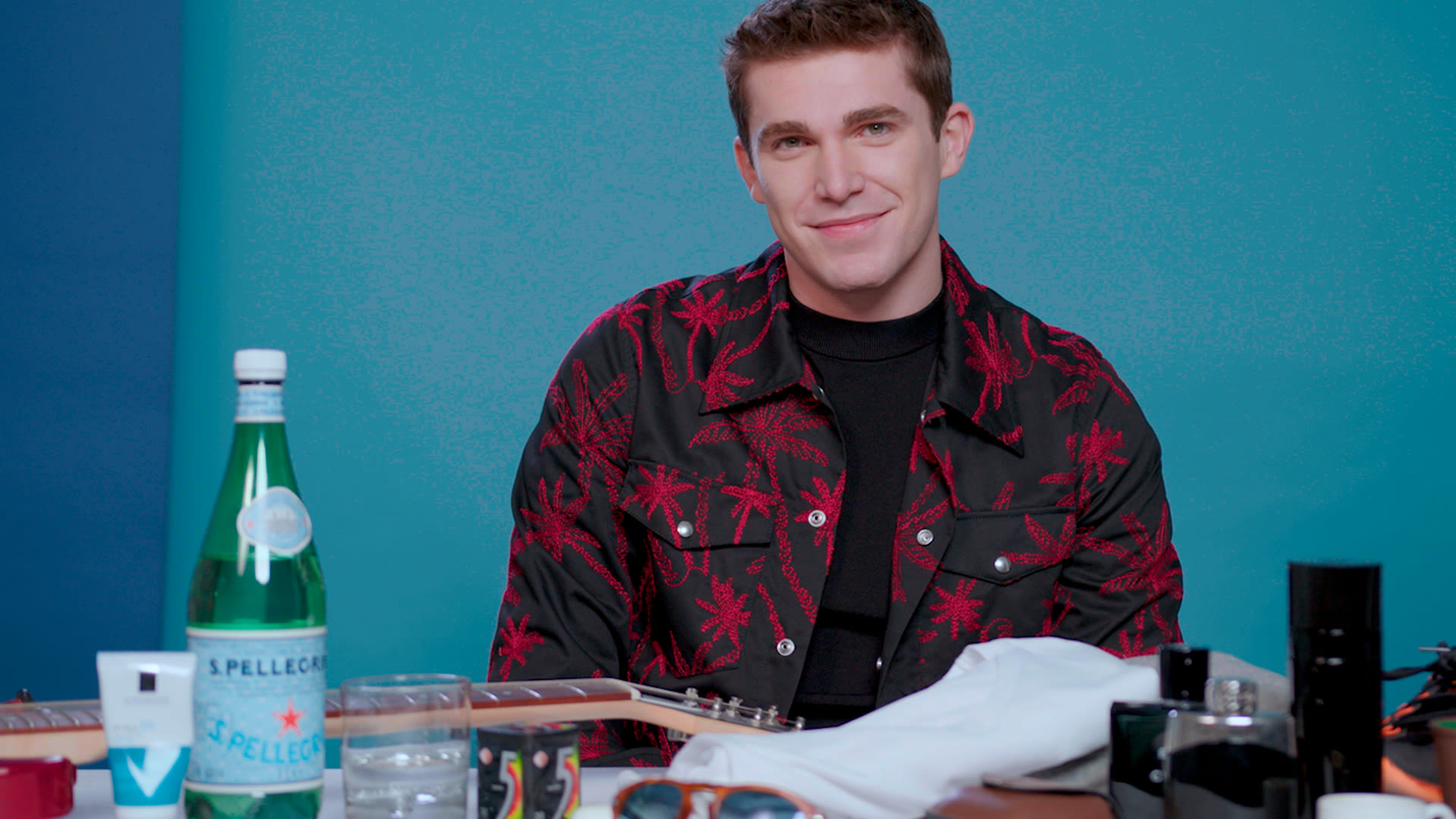 Watch Eric Masip: 10 cosas sin las que el actor de ATDMV no puede vivir ...