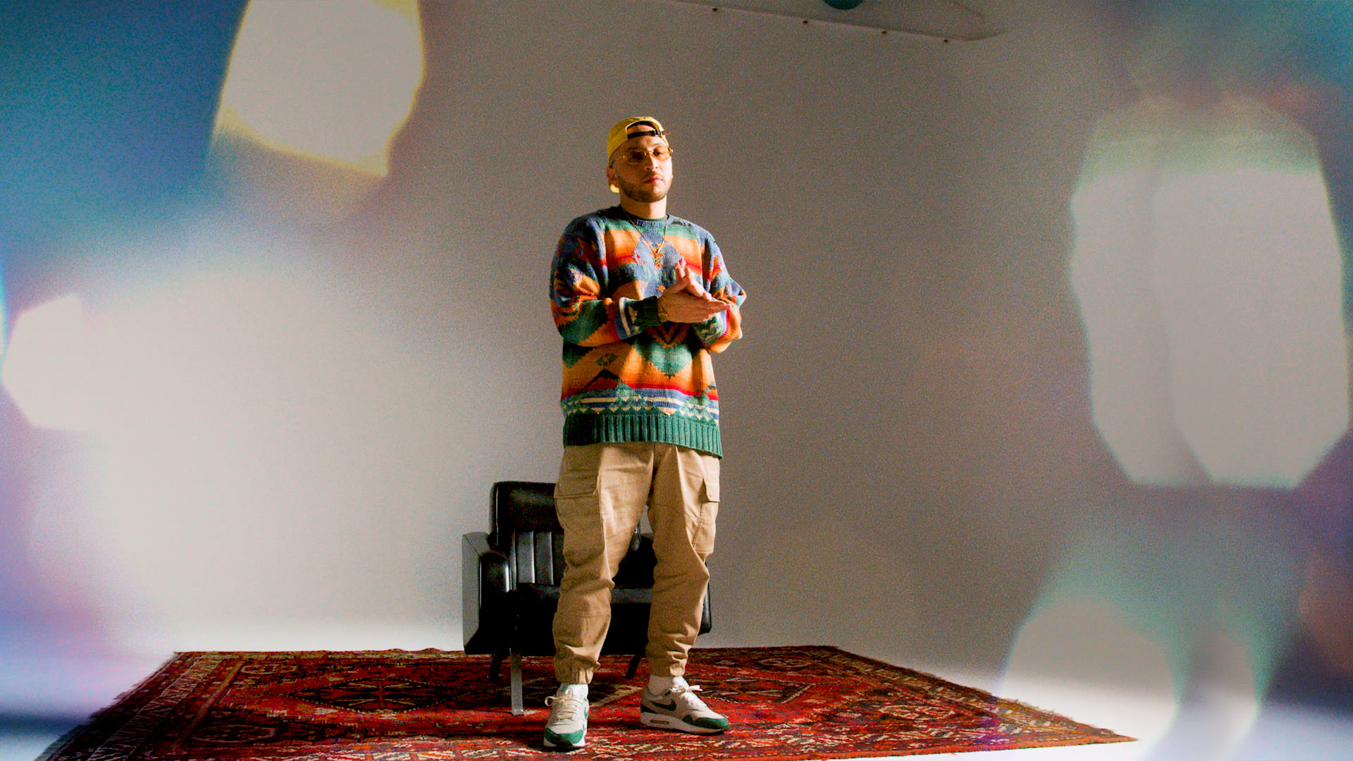 Watch DANO explica el significado detrás de 9 de sus canciones más ...